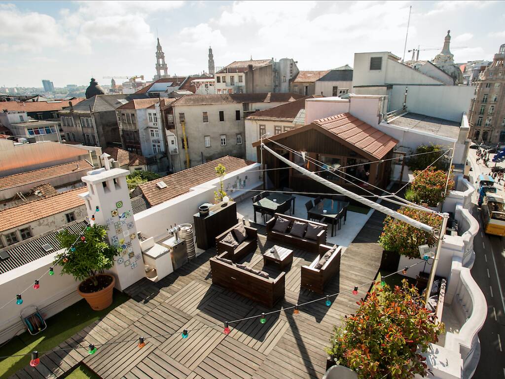 Os melhores rooftops no Porto para aproveitar os fins de tarde