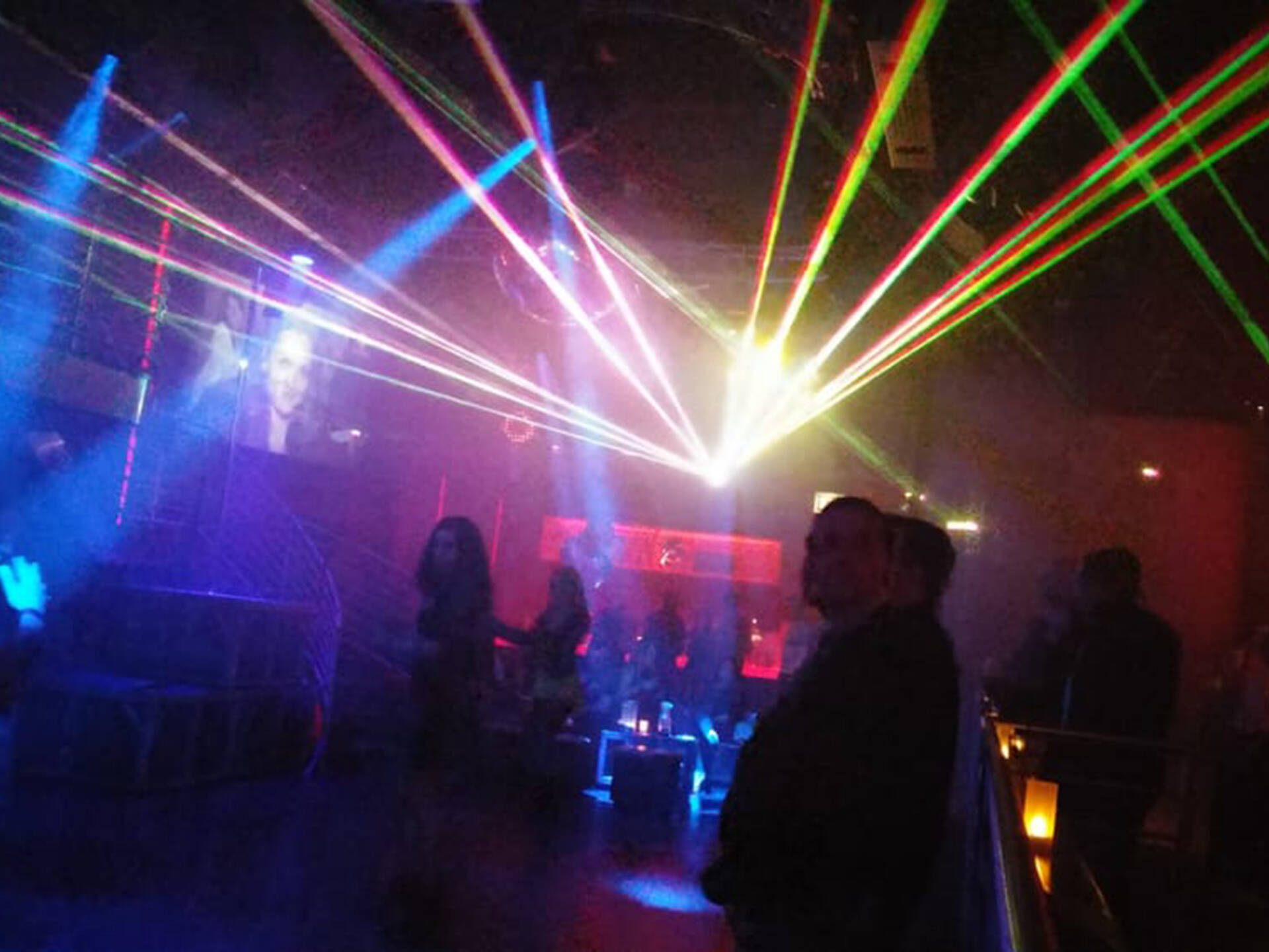 Ultimate Guide to the Best Nightlife in Montreal