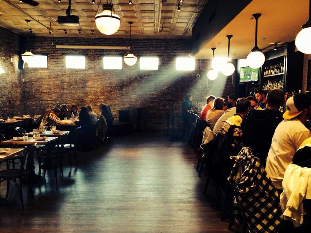 Lincoln Tavern and Restaurant | Restaurants in South Boston, Boston