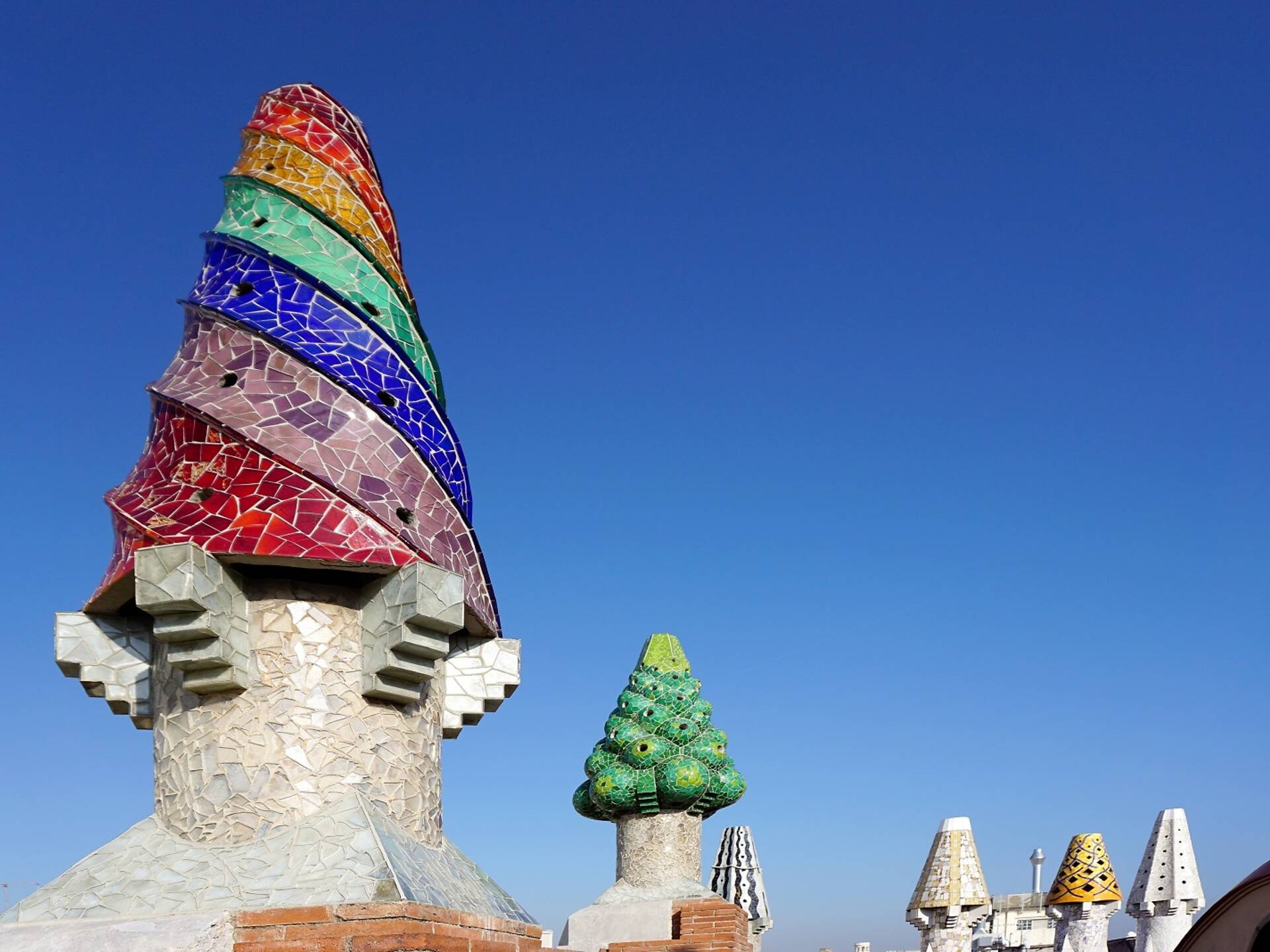 Enjoy 9 World Heritage buildings
