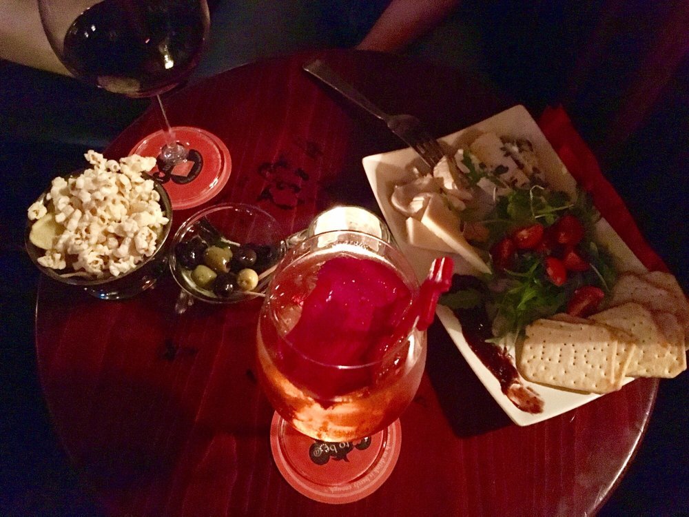Týnská Bar & Books | Bars and pubs in Prague