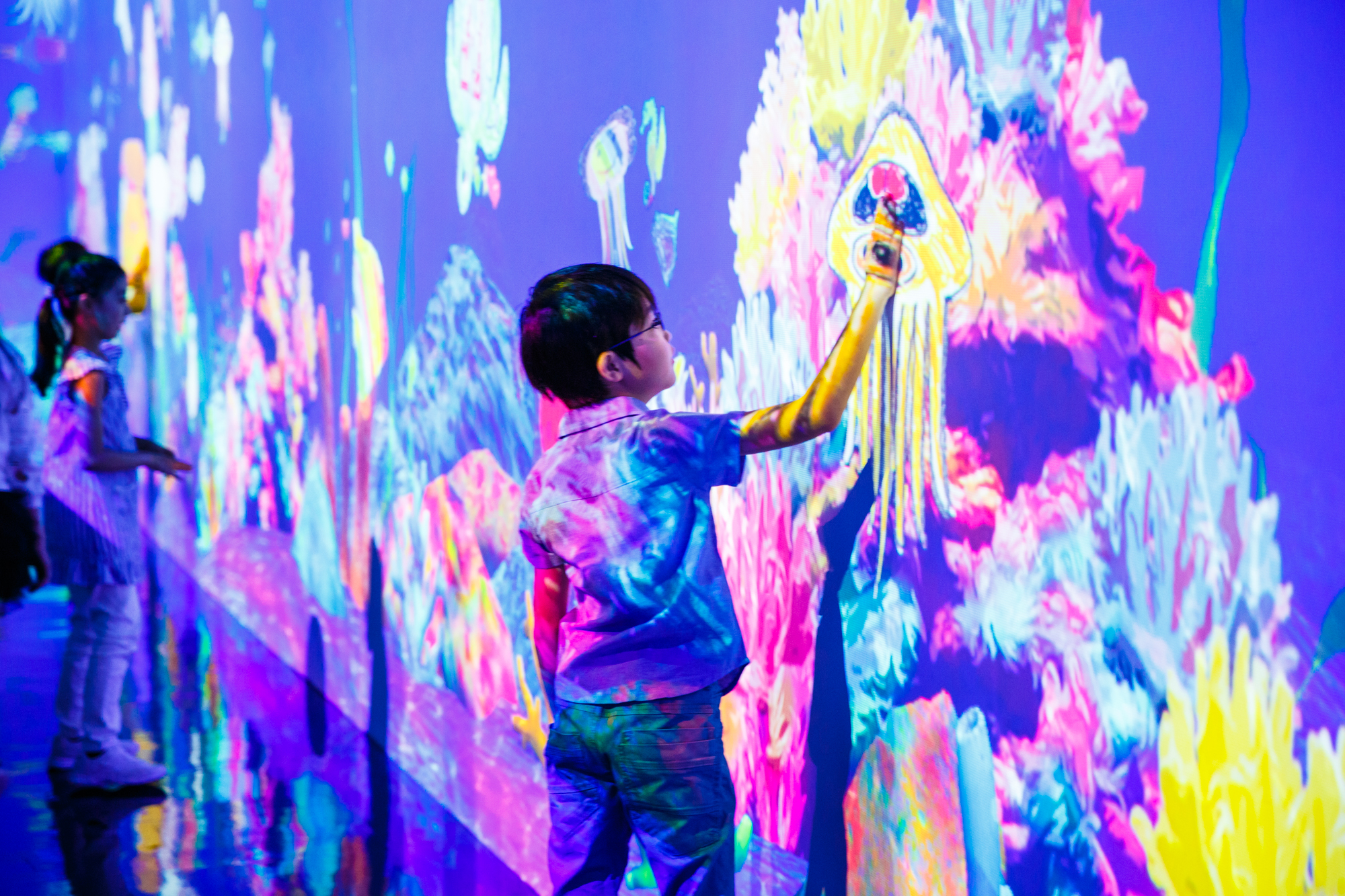 Exhibit guide to the Mori Building Digital Art Museum Epson teamLab ...