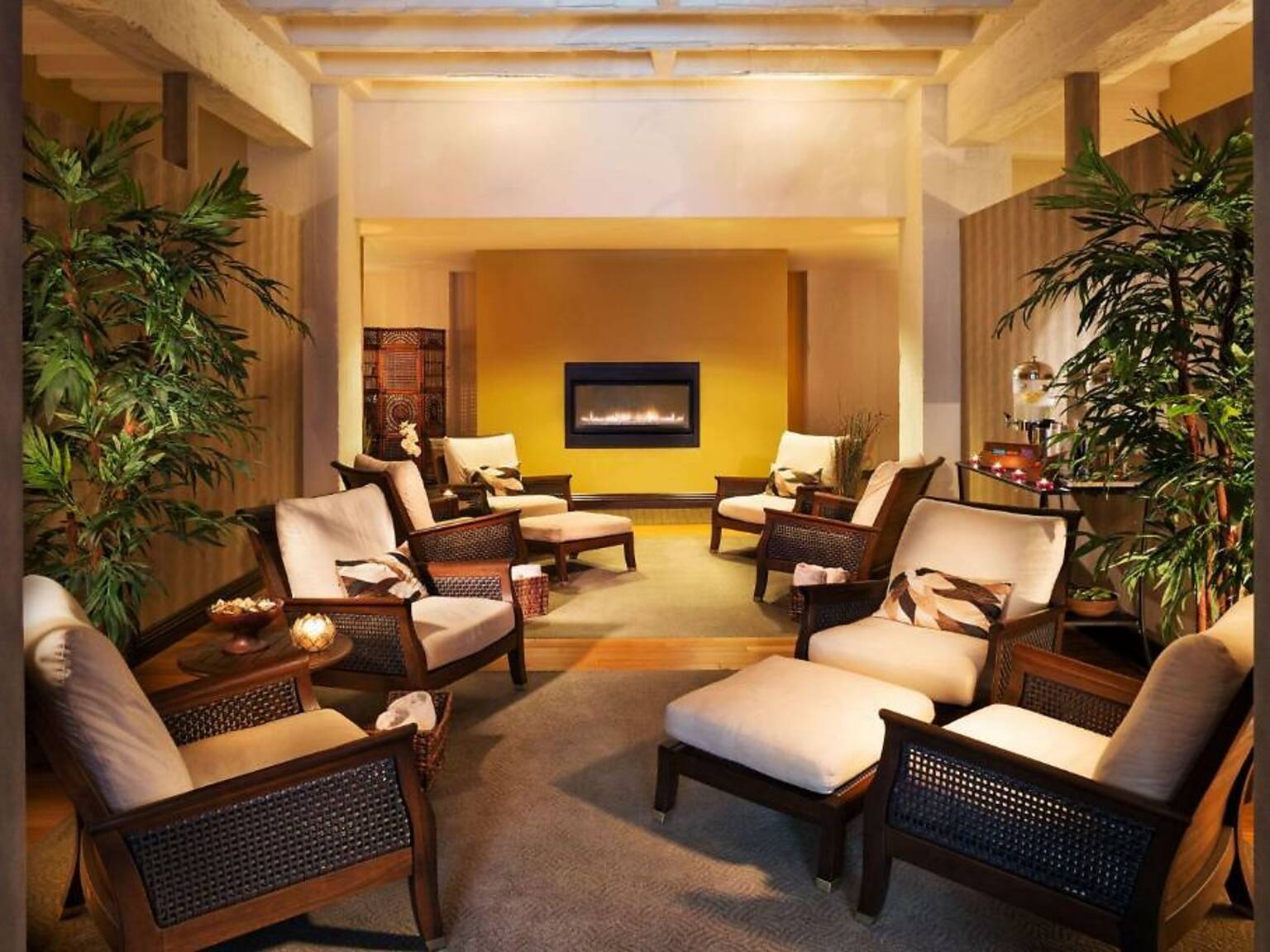 10 Incredible Hotels in Minneapolis Well Worth Checking Out