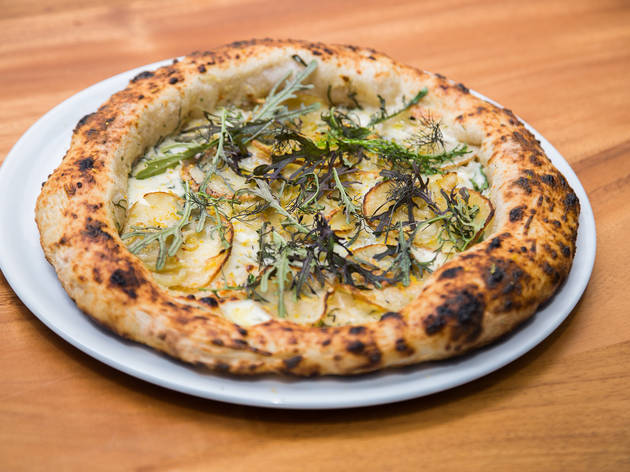 Pizzas Félix con cocina mediterránea y spritz en la Roma