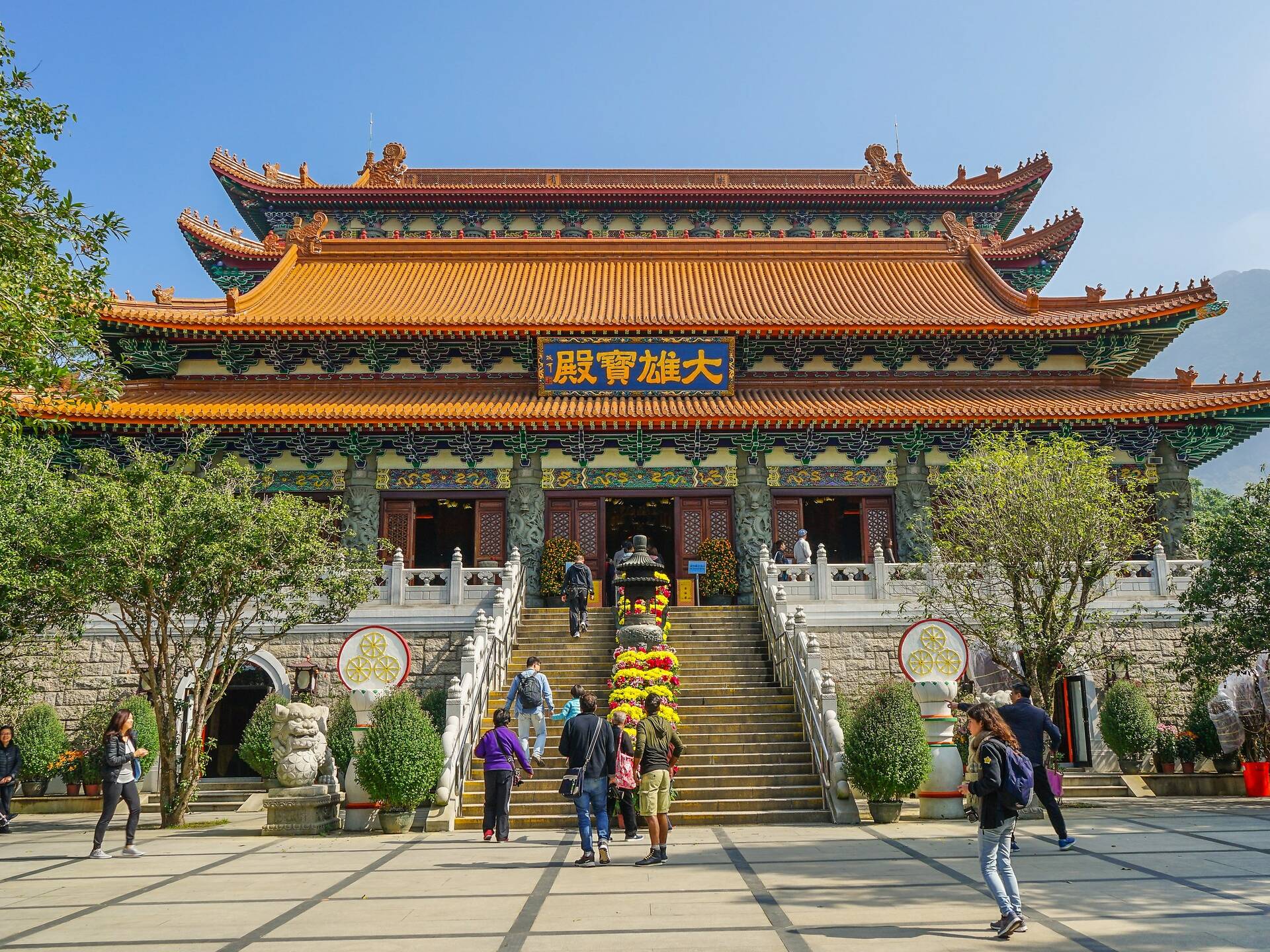 10 Beautiful Temples to Visit in Hong Kong