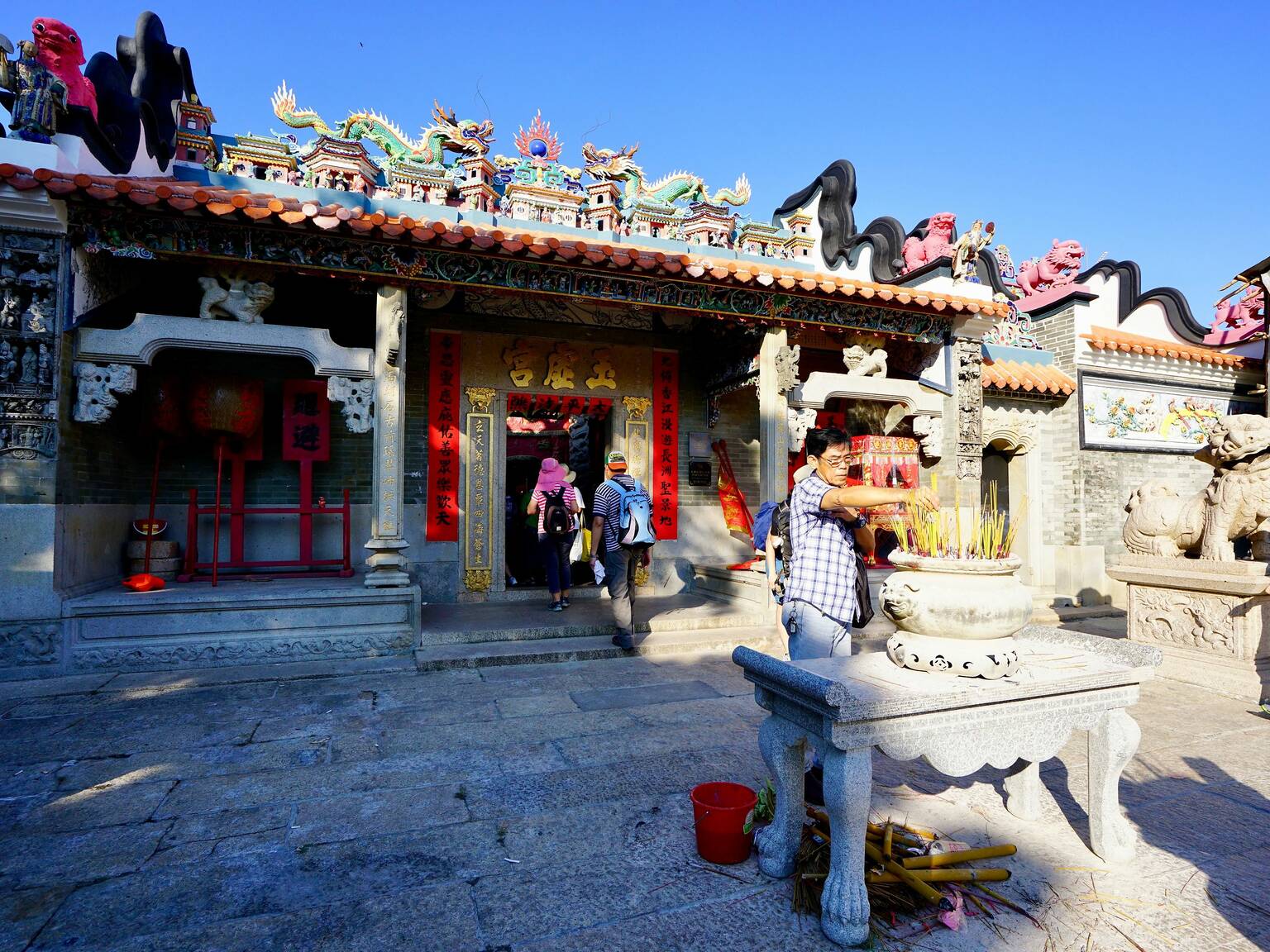 10 Beautiful Temples to Visit in Hong Kong