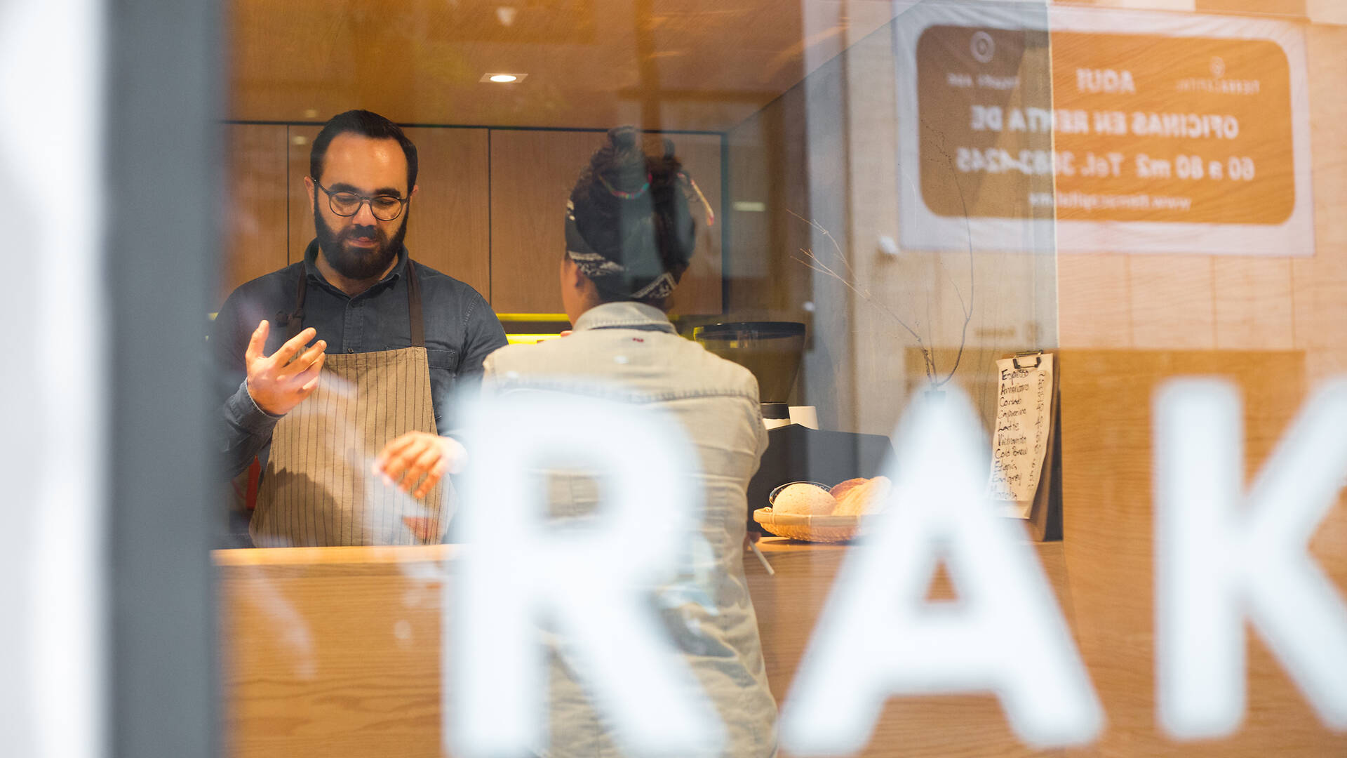 Raku Café de especialidad y matcha ceremonial