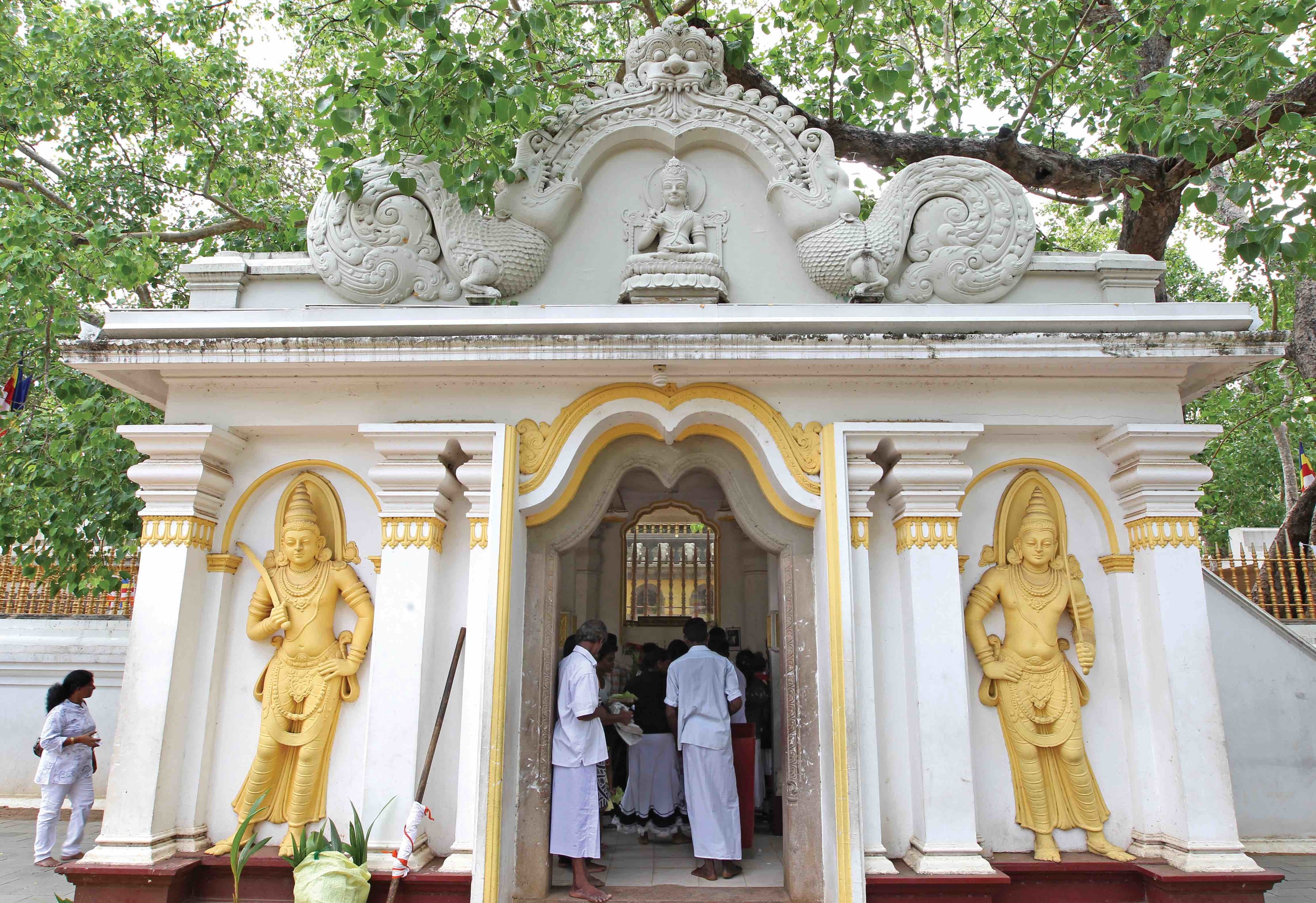 Sri Maha Bodhiya | Attractions in Sri Lanka