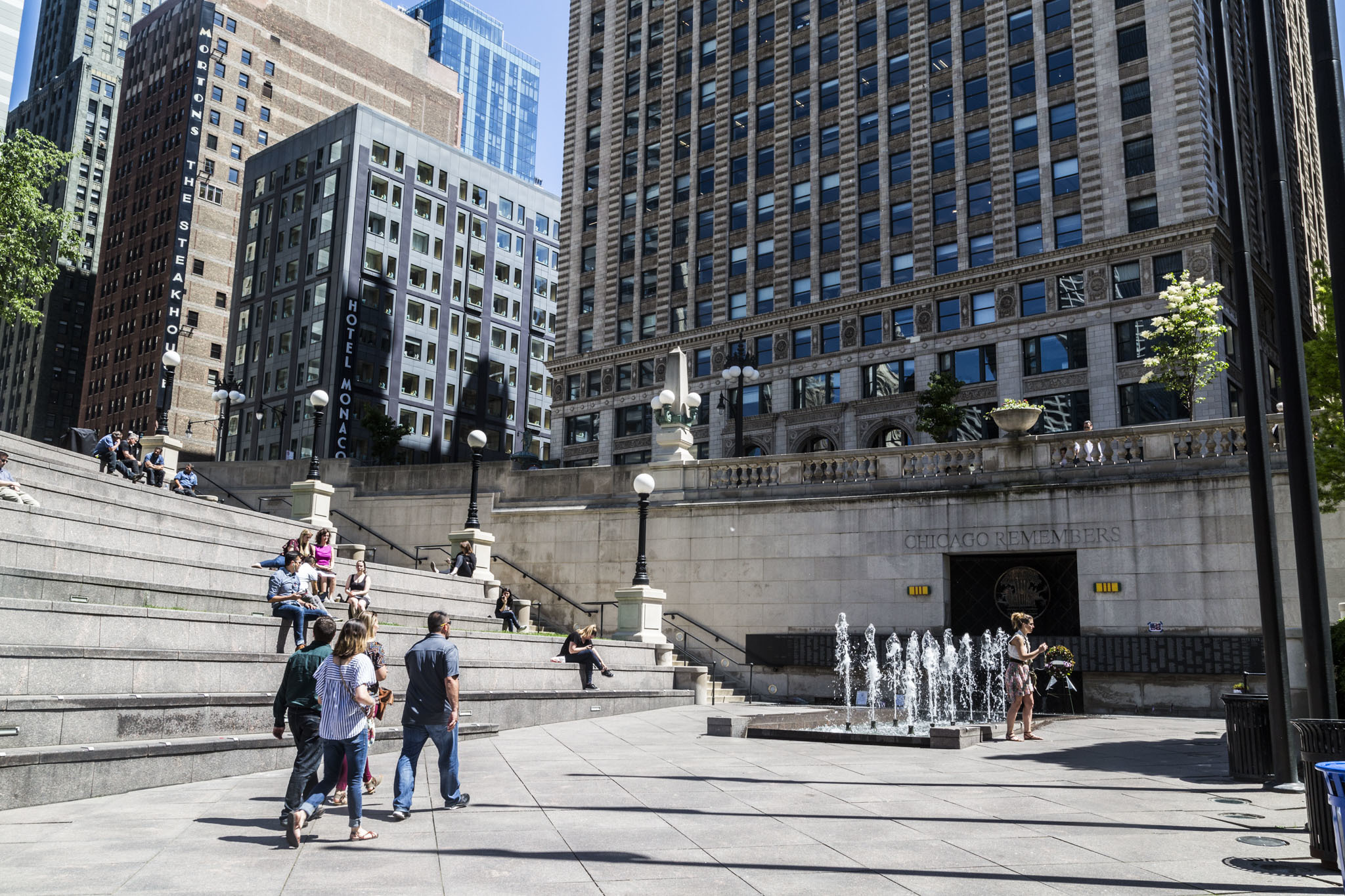 Your Complete Guide to the Chicago Riverwalk