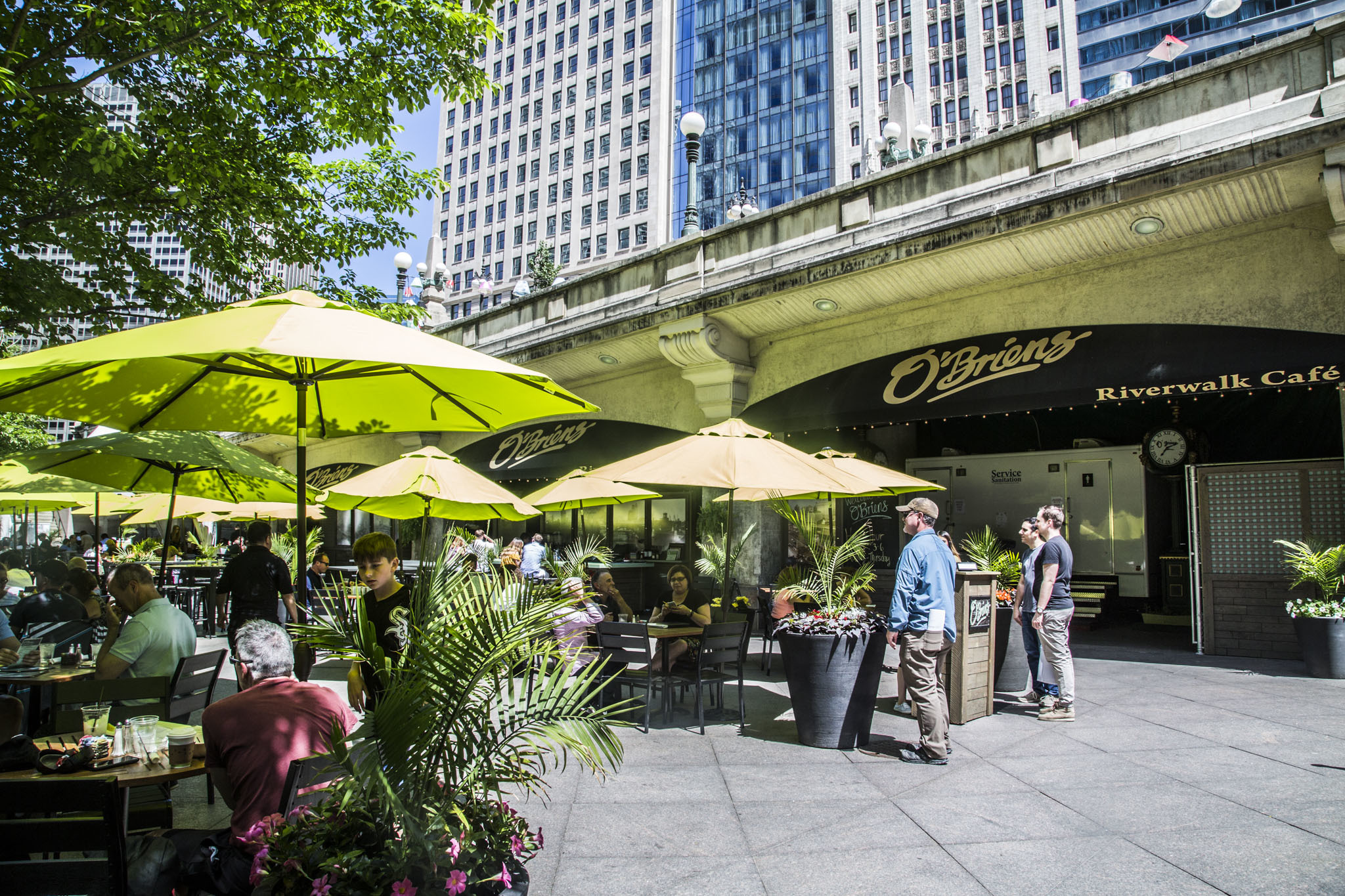 Your Complete Guide to the Chicago Riverwalk