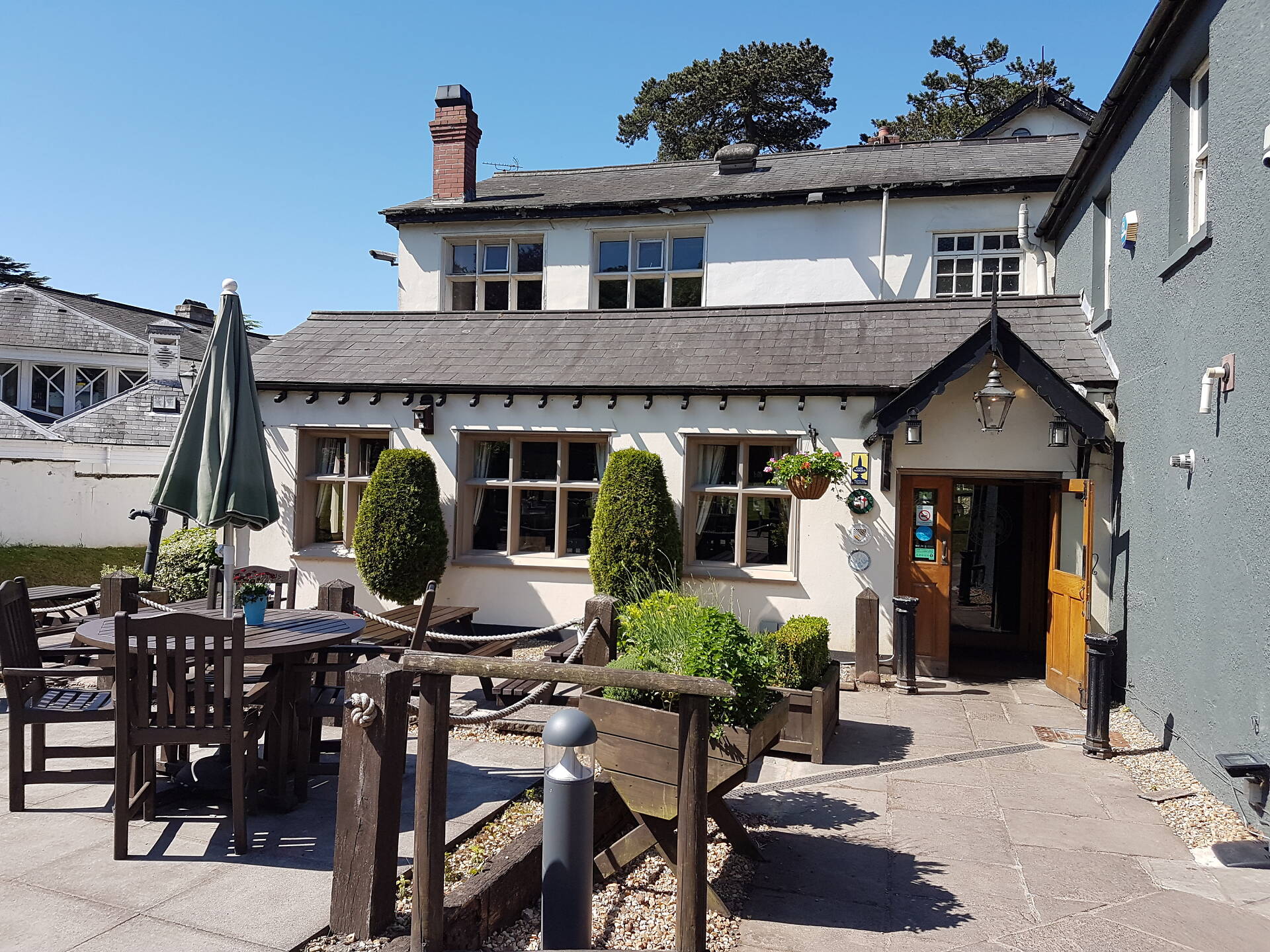 13 Best Restaurants in Cardiff Right Now