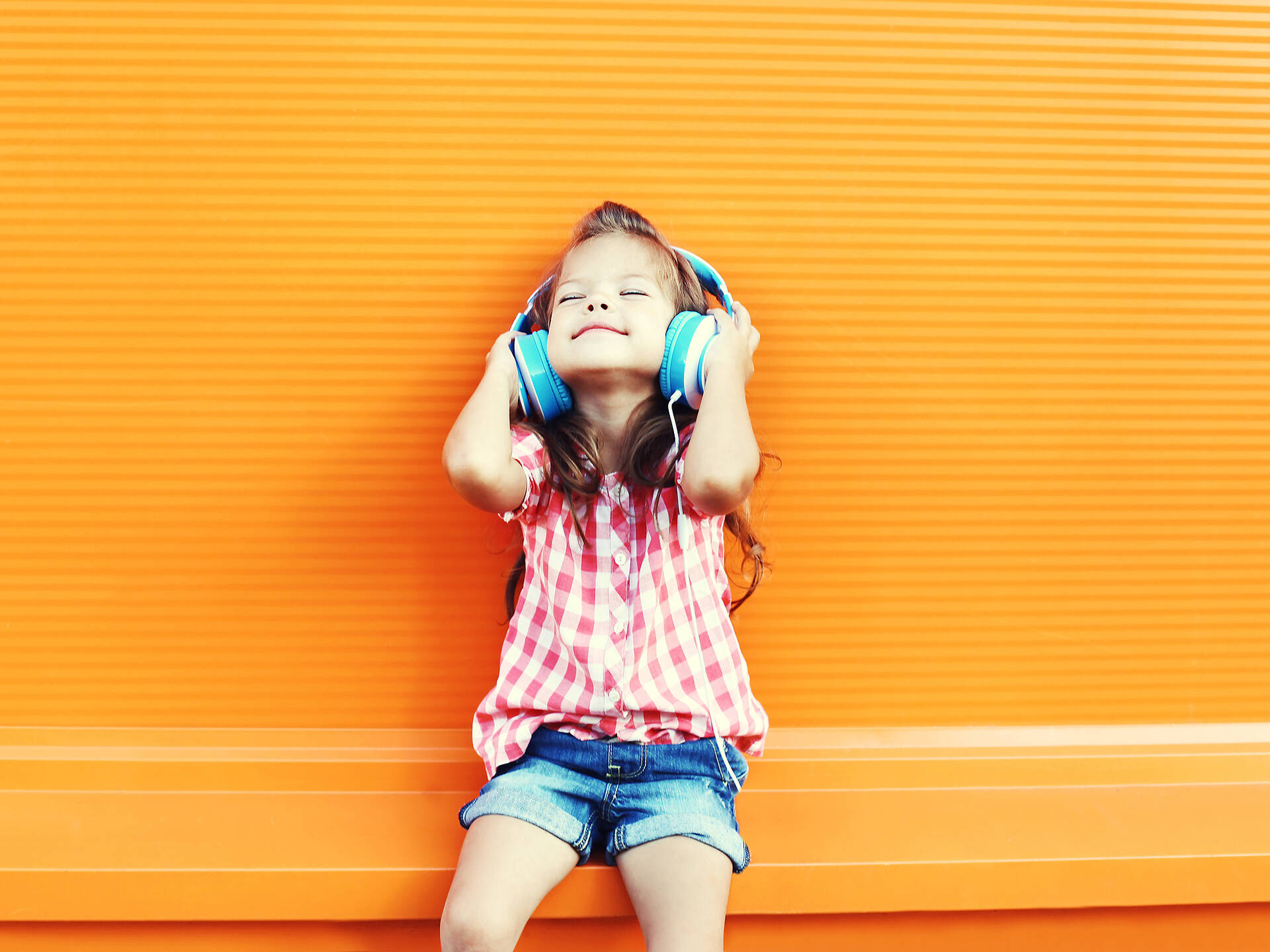 19 Fun Summer Songs for Kids To Listen To This Year