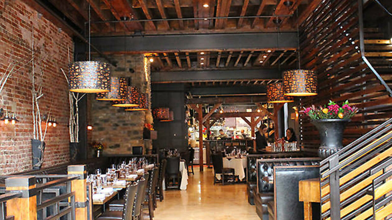 12 Restaurants in Easton to Grab a Delicious Bite