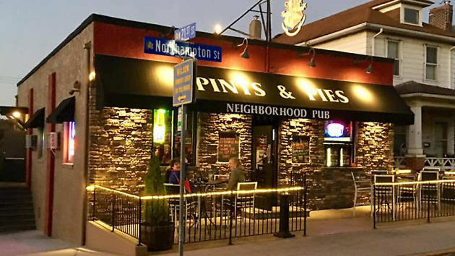 12 Restaurants in Easton to Grab a Delicious Bite