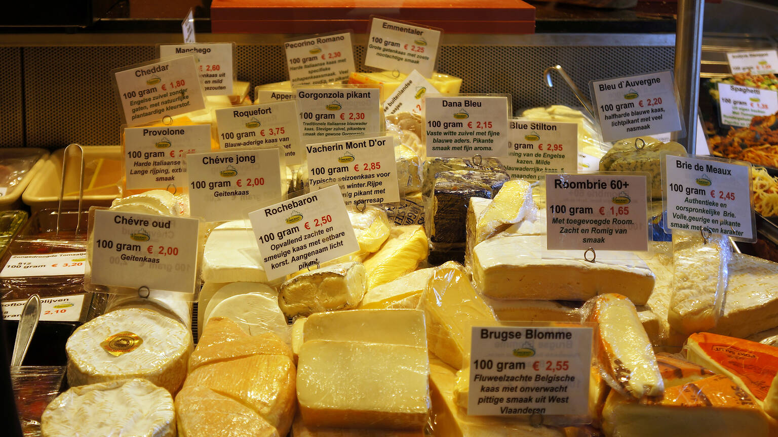 Best Markets in Amsterdam: Albert Cuypmarkt, Flower Markets And More ...