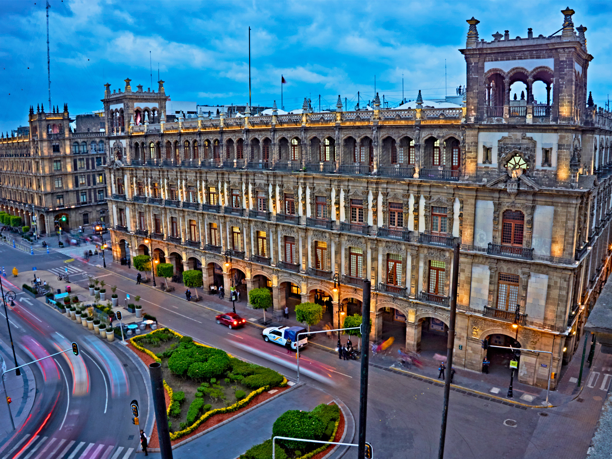 El Zócalo tendrá por primera vez alumbrado decorativo de Día de Muertos