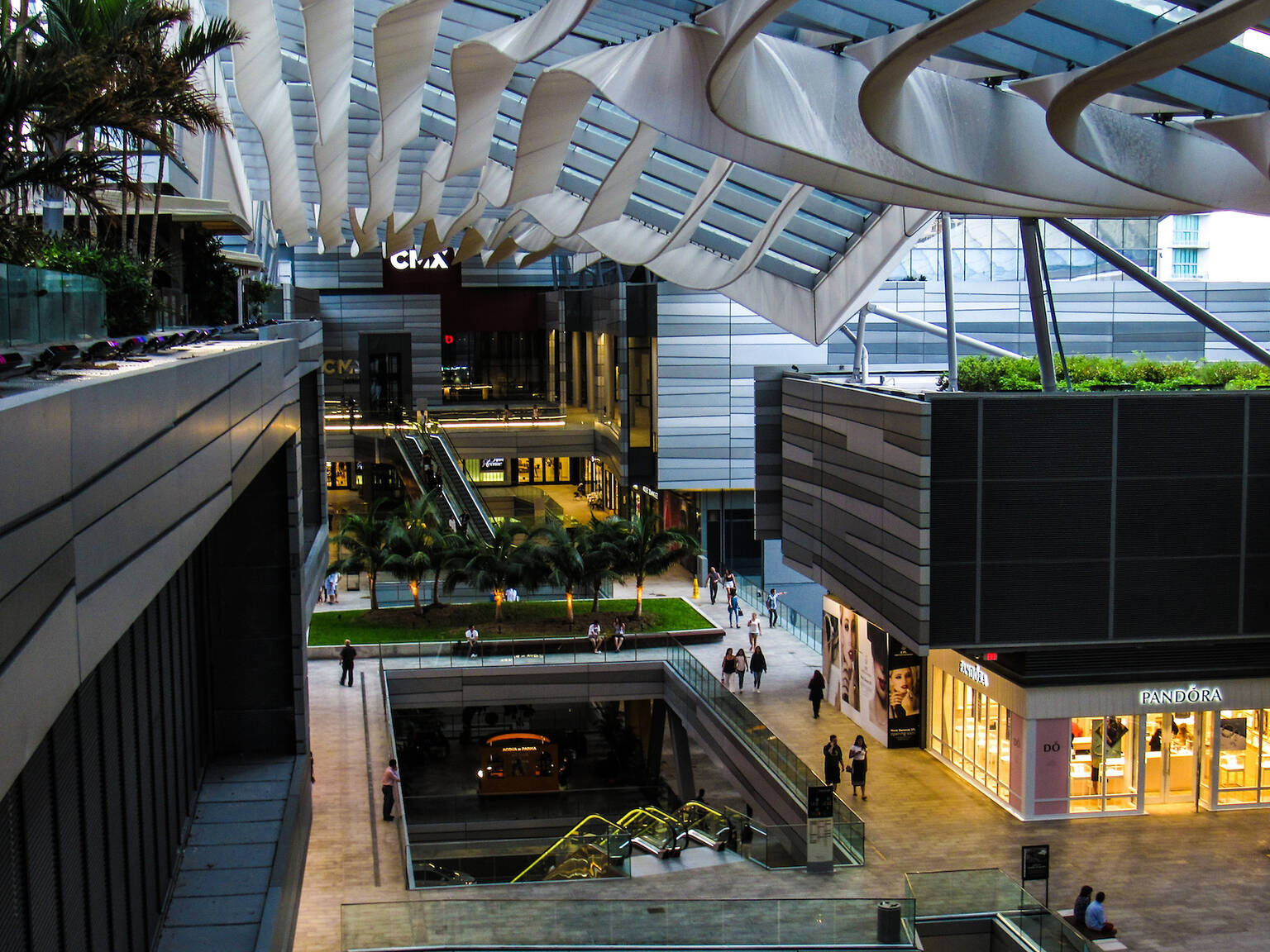 17 Best Things to do in Brickell, Miami's Glamorous Financial Center