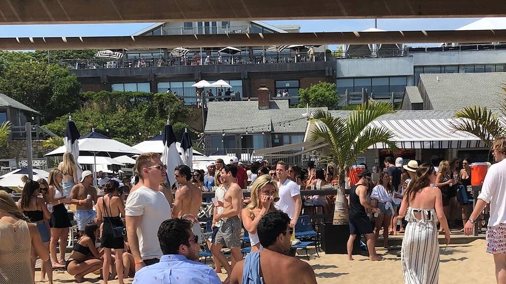 8 Best Montauk Bars to Party for the Summer