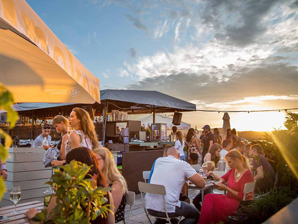 Best Bars in Budapest: Top Spots, Rooftops & More (Updated 2026)