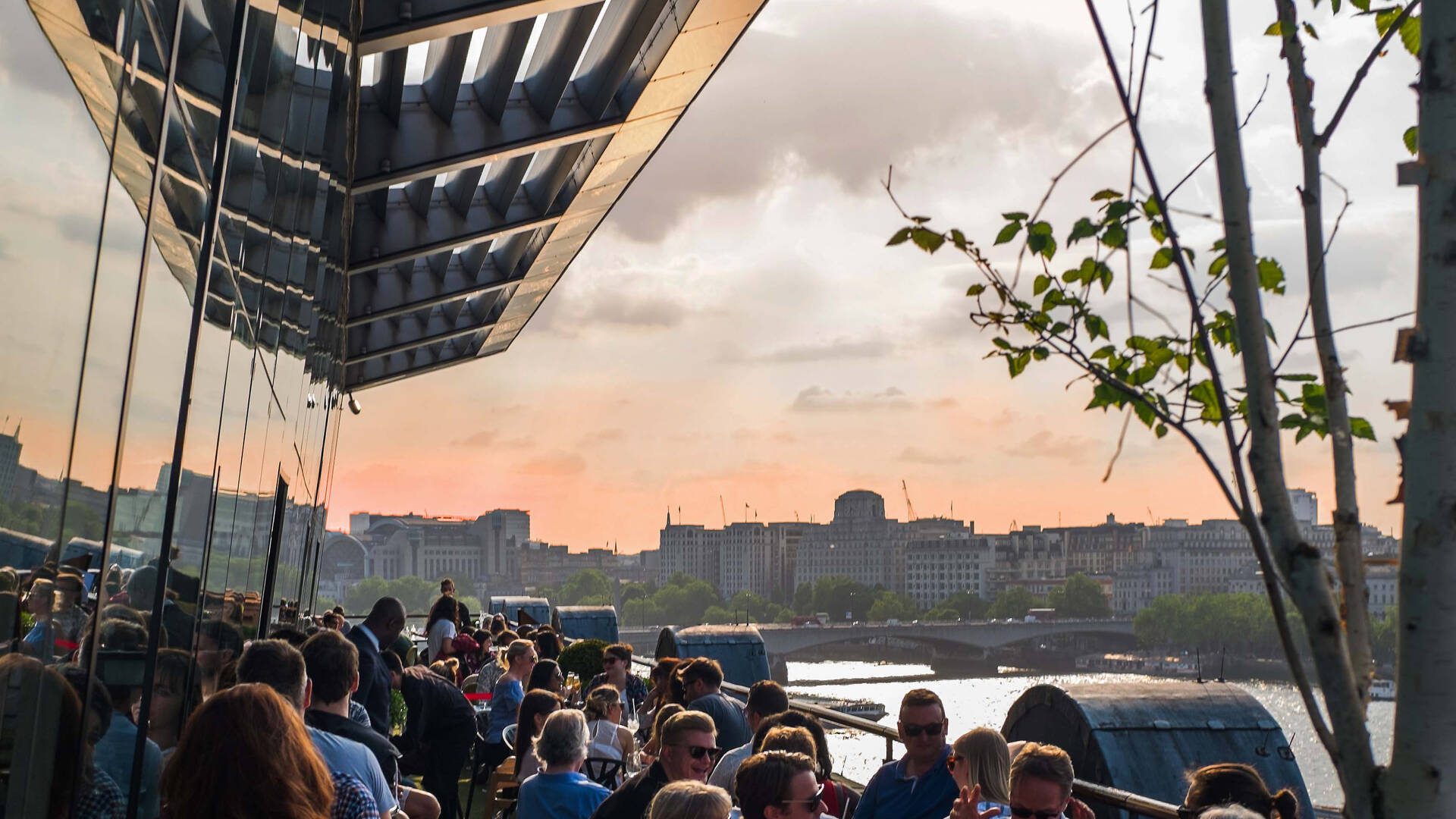 4 Best South Bank Bars | Where To Drink Along The South Bank