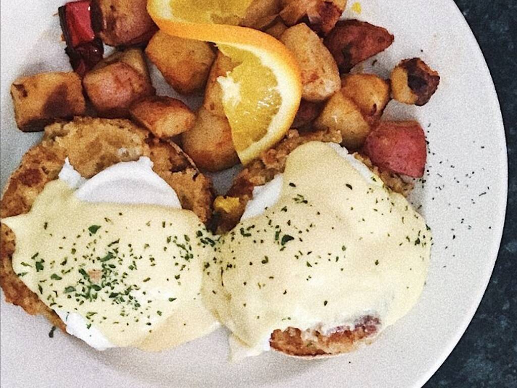12 Best Restaurants in Newport for Seafood and More
