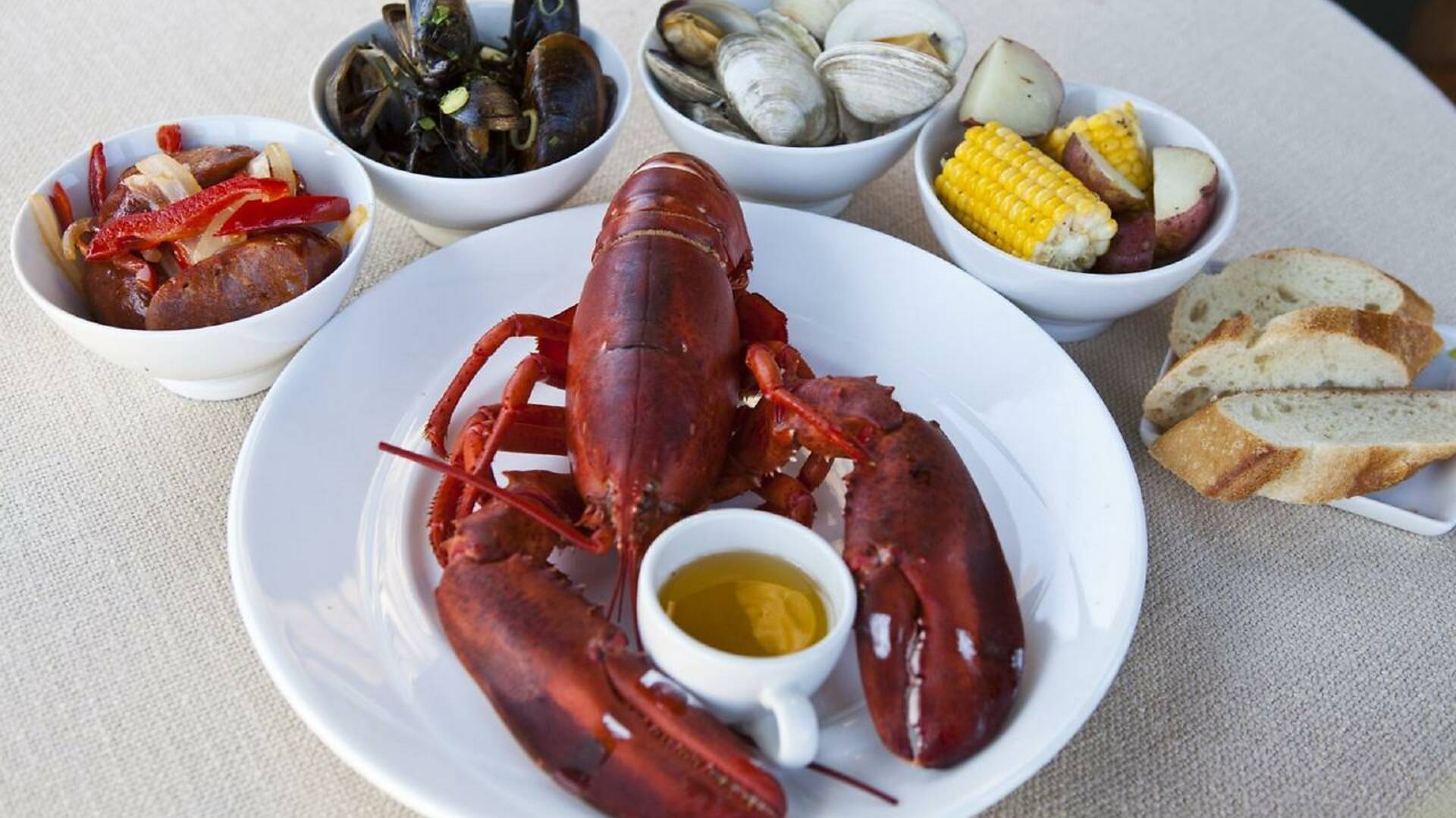 12 Best Restaurants in Newport for Seafood and More