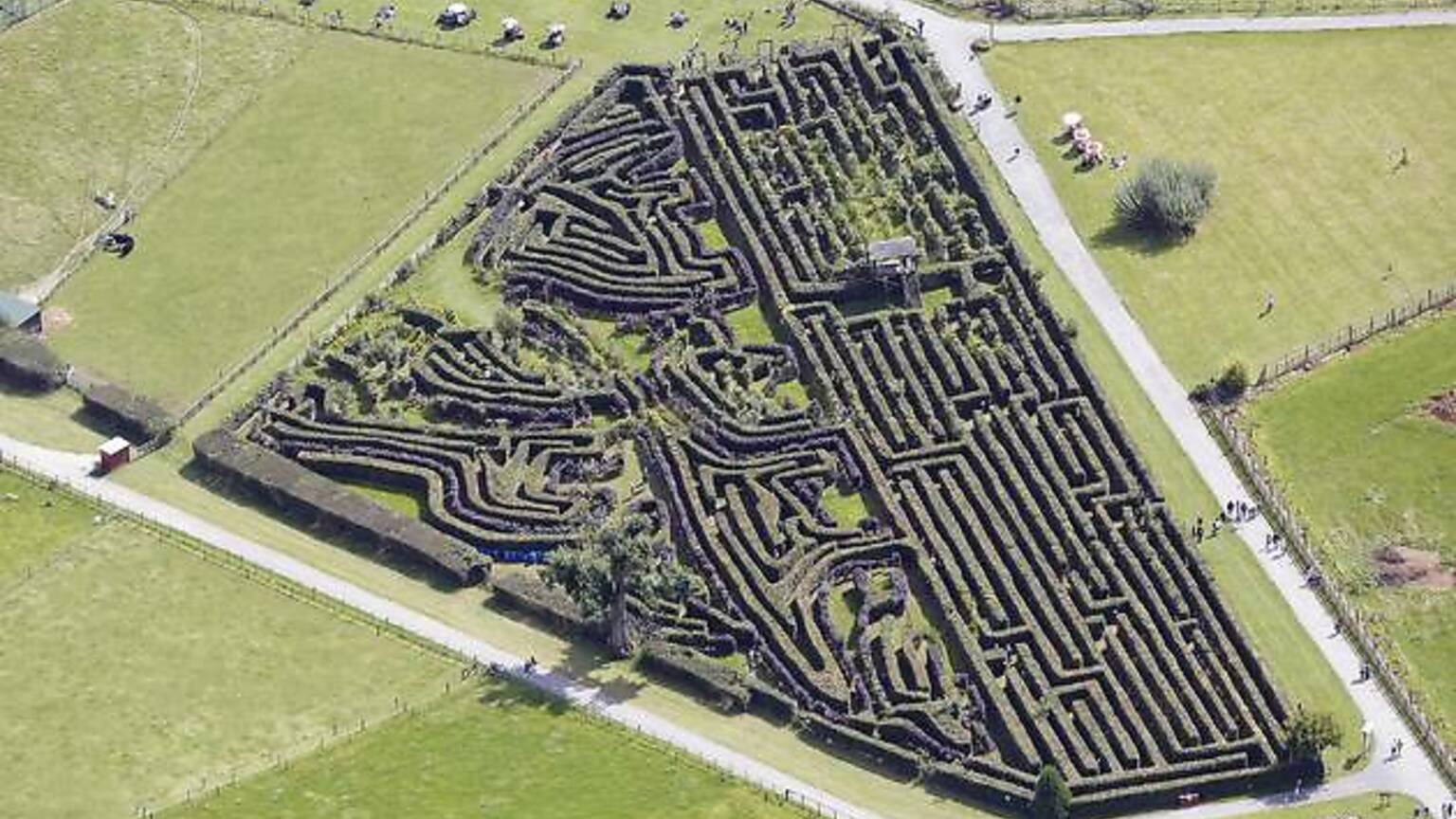 Best Mazes in the UK | 9 Mind-Boggling Mazes For Day Trips From London