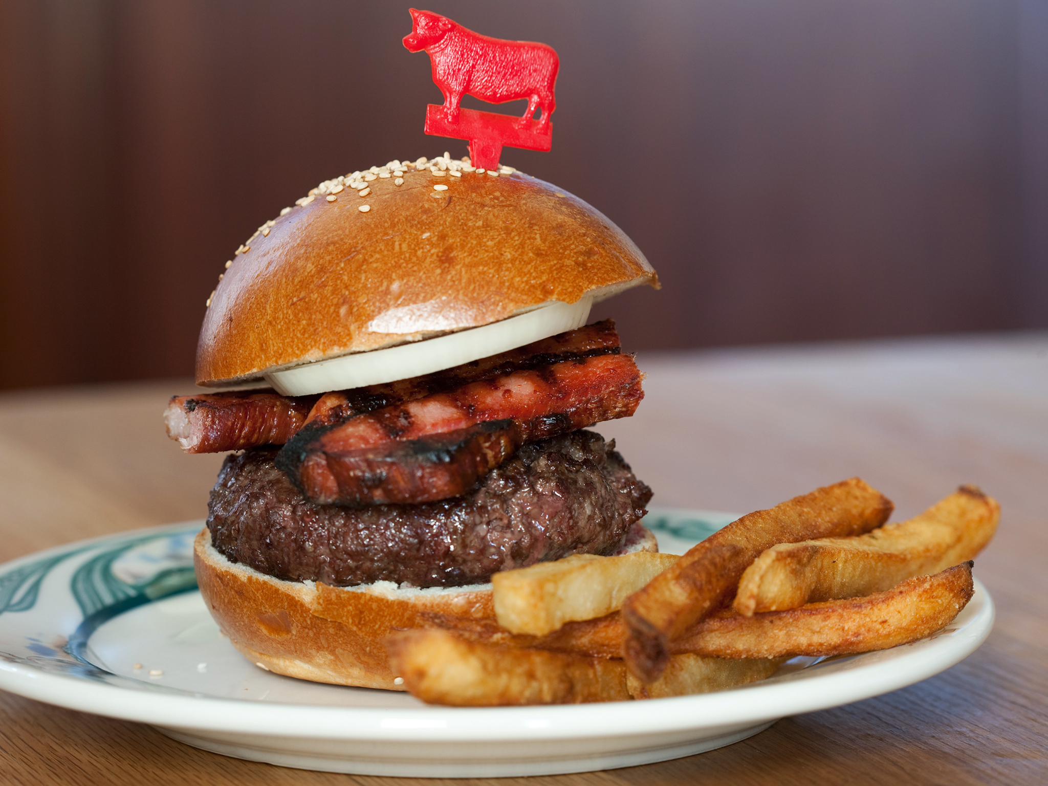 Brookyln's Peter Luger's is Still Charming Enough, 138 Years Later