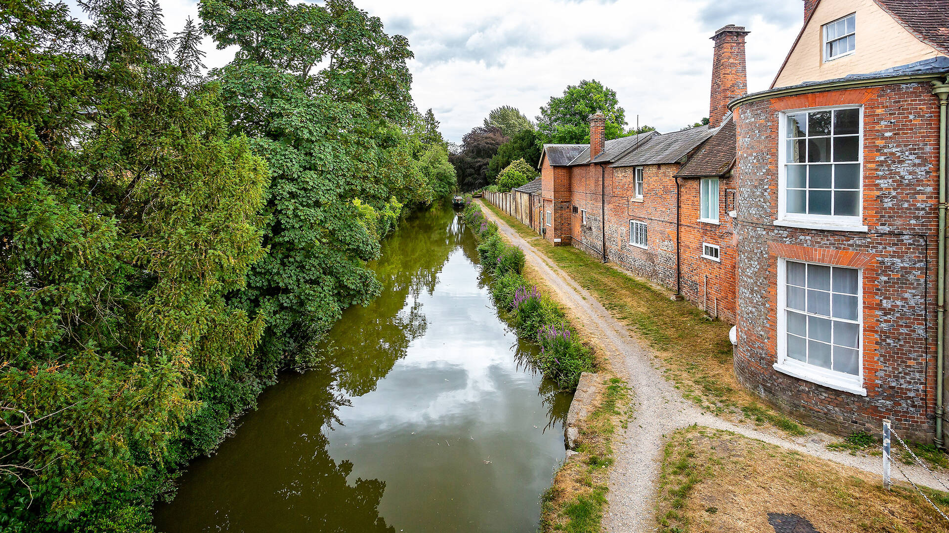 A perfect day in Hungerford | 15 Amazing Things To Do In Hungerford
