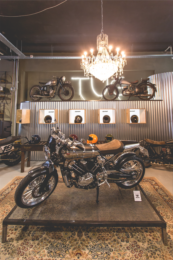 Conheça a Ton-Up Garage: um espaço que celebra a mota e a sua cultura