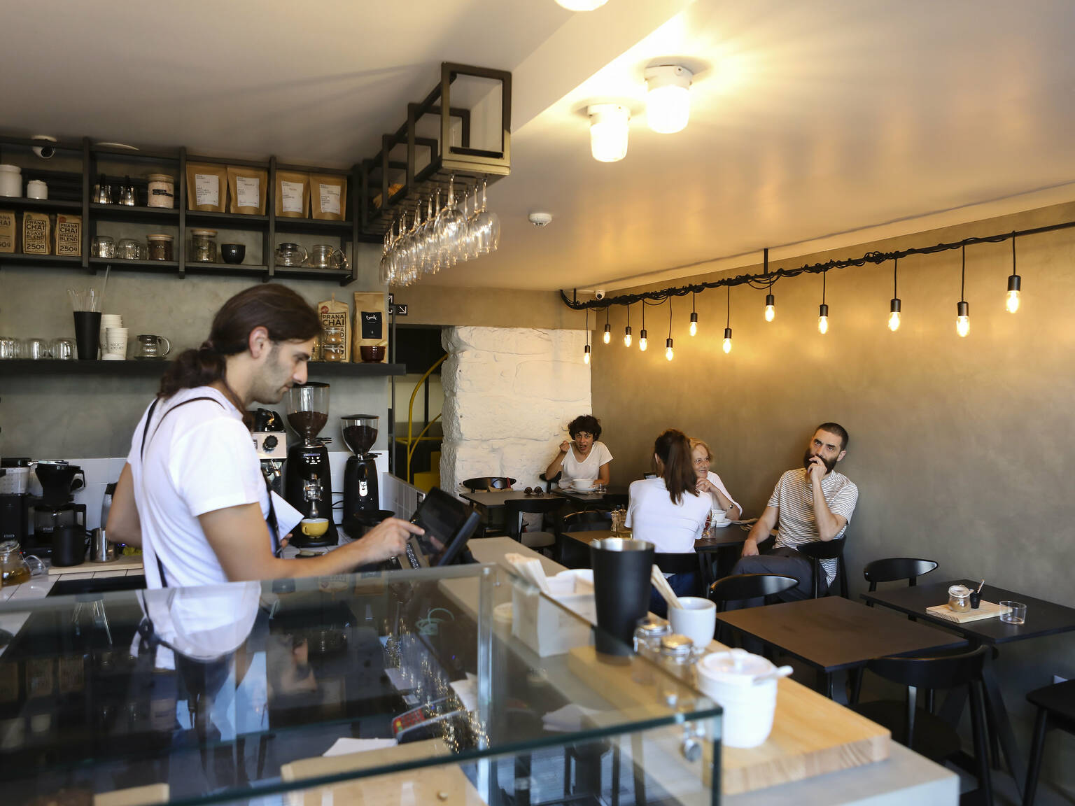 30 bons e bonitos cafés que tem de conhecer no Porto