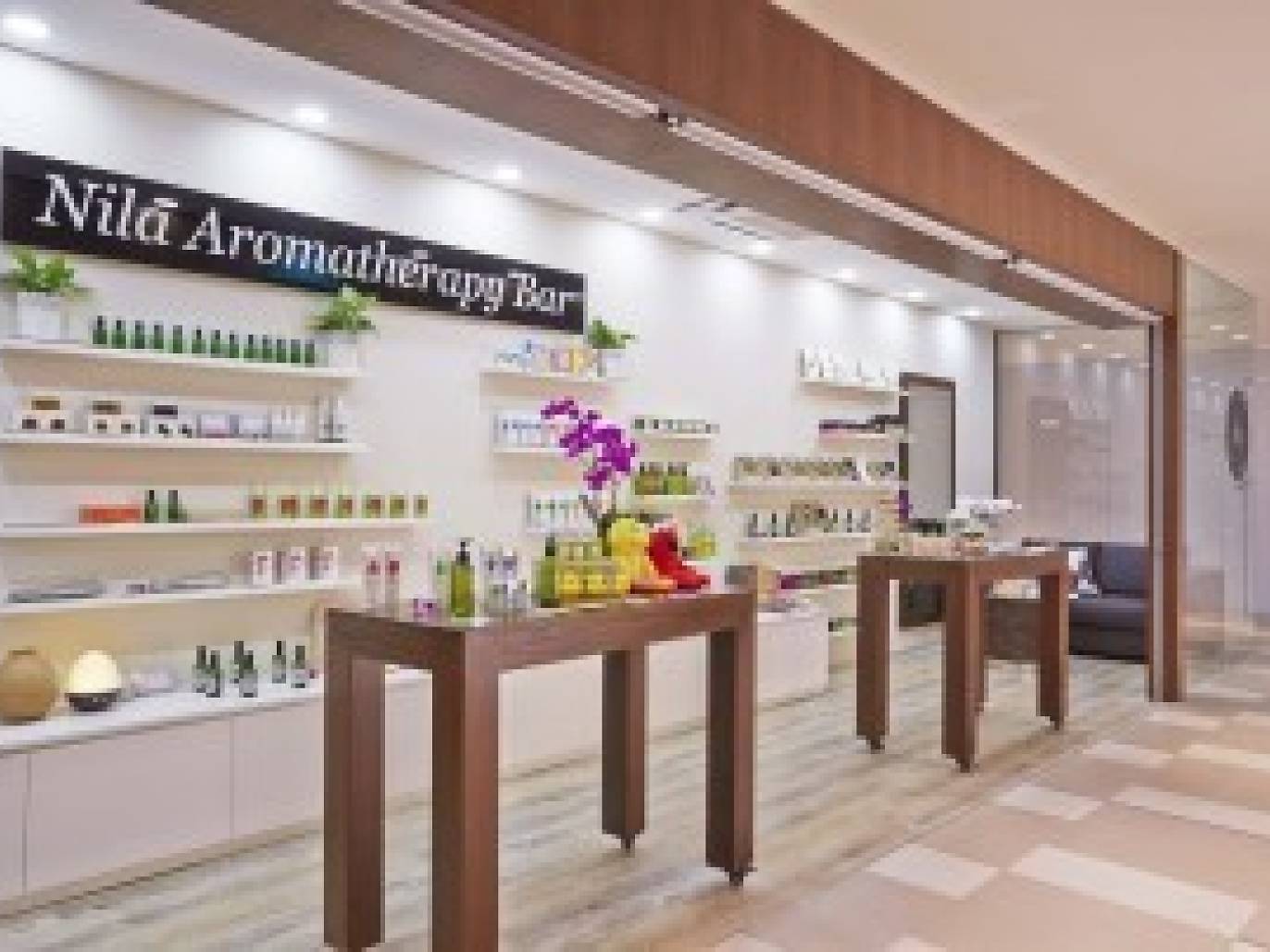 The Guide to Aromatherapy in Singapore: scented candles and essential oils