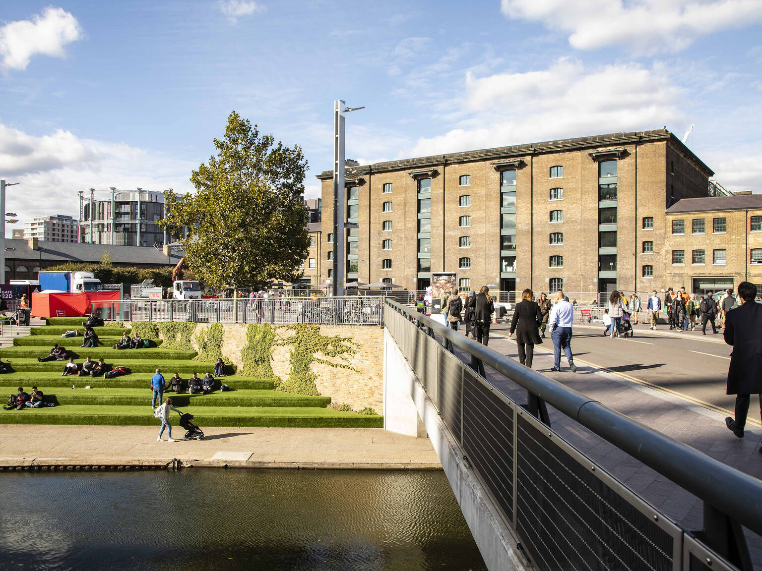11 Pictures Of King's Cross That Show The Area's Dramatic Transformation