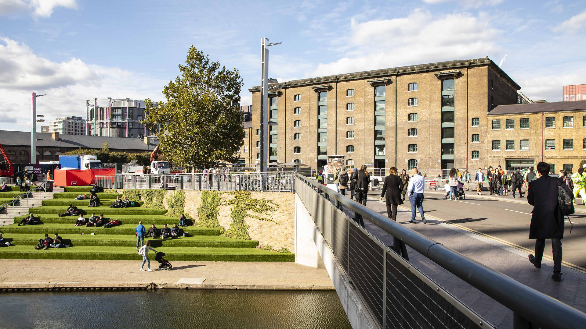 11 Pictures Of King's Cross That Show The Area's Dramatic Transformation