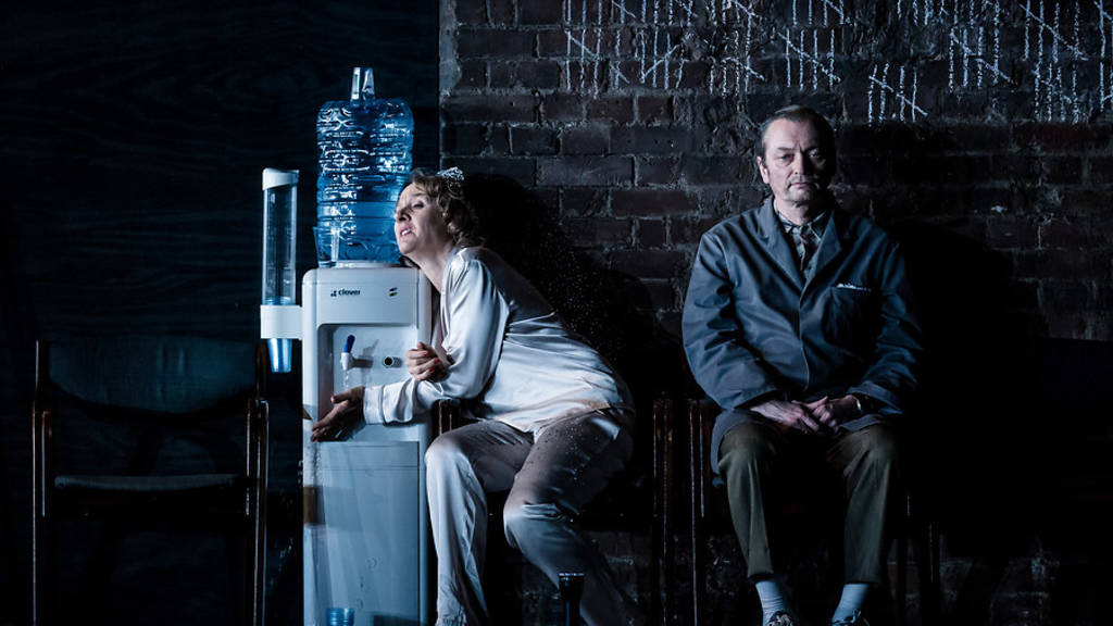 Macbeth review: Christopher Eccleston and Niamh Cusack star in a ...