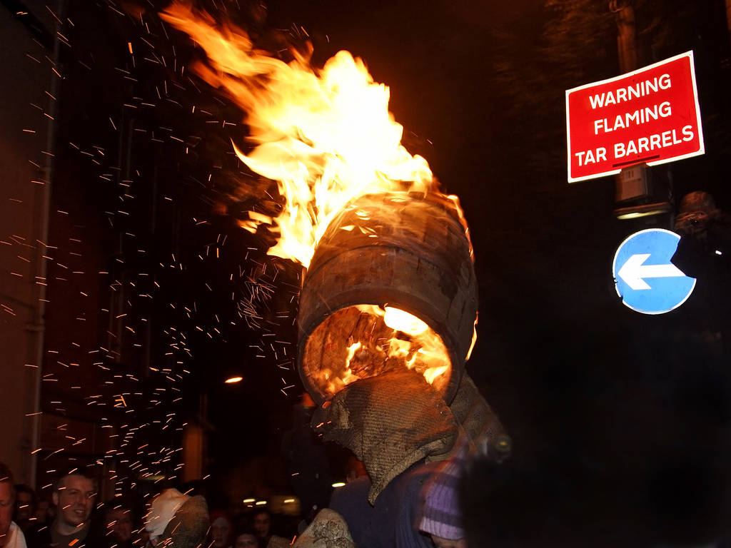 6 Brilliant Bonfire Night Celebrations In The UK | UK Bonfire Night ...