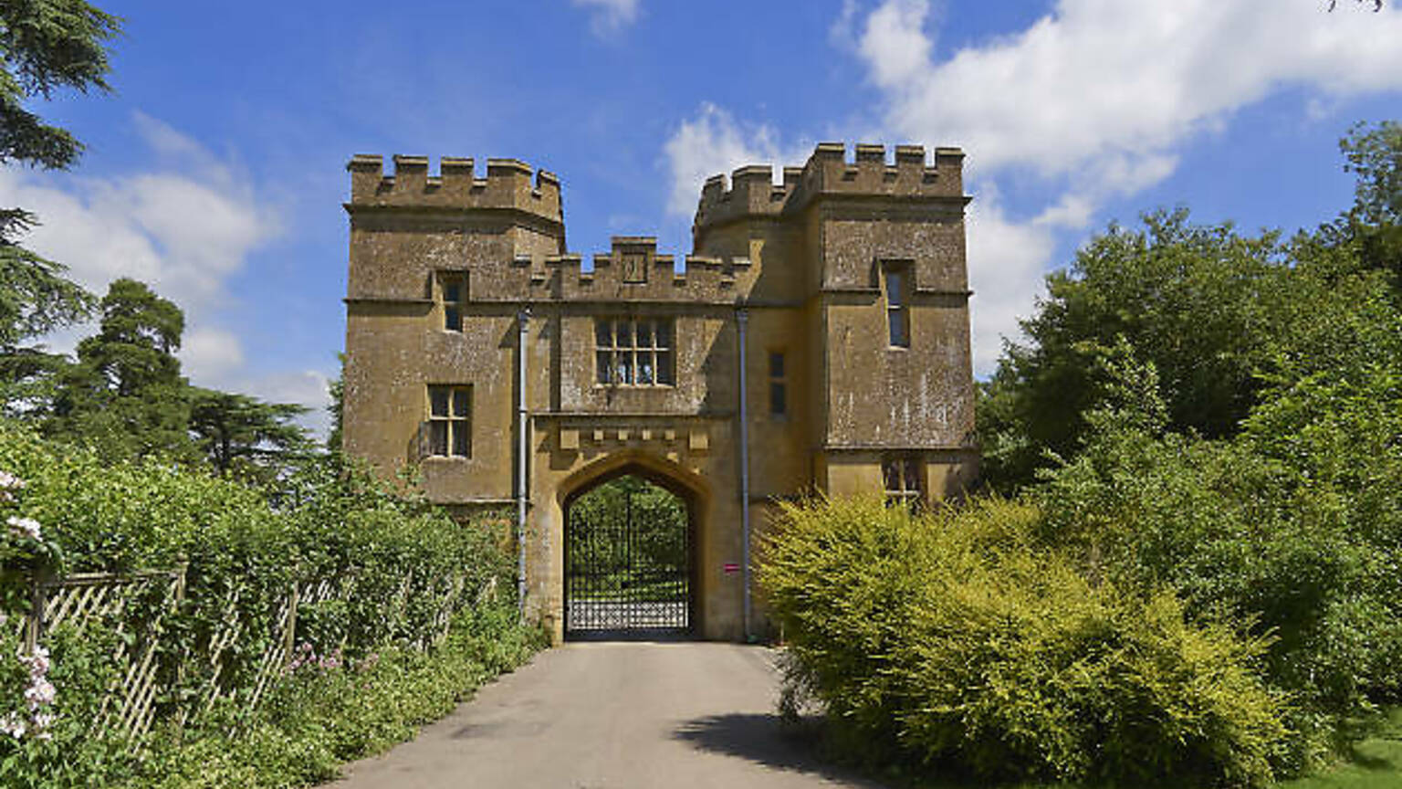 A perfect day in Cheltenham | 15 Great Things To Do In Cheltenham