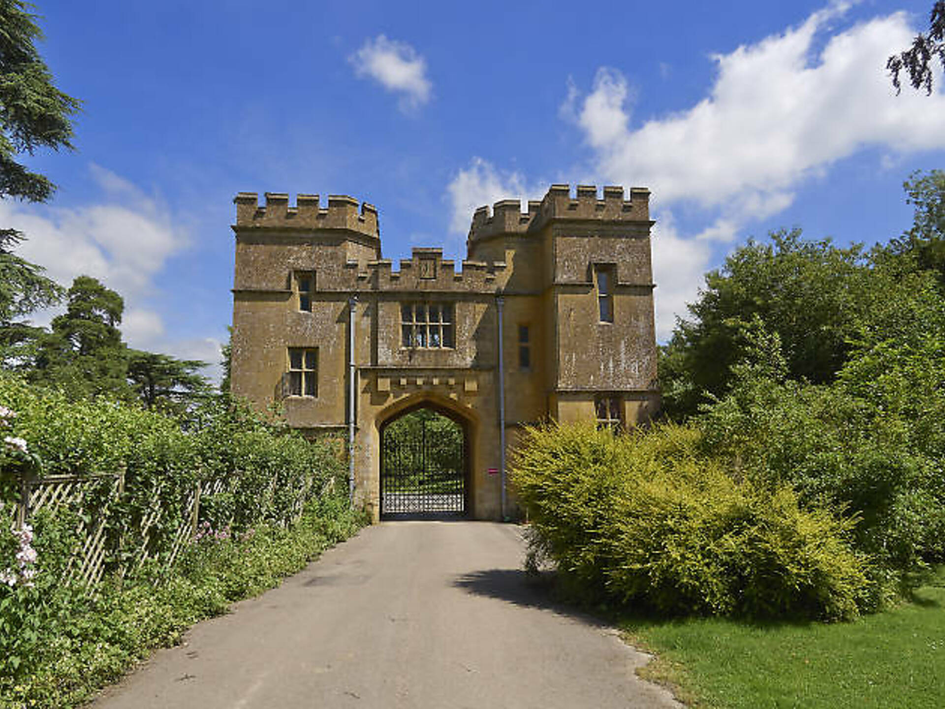 A perfect day in Cheltenham | 15 Great Things To Do In Cheltenham