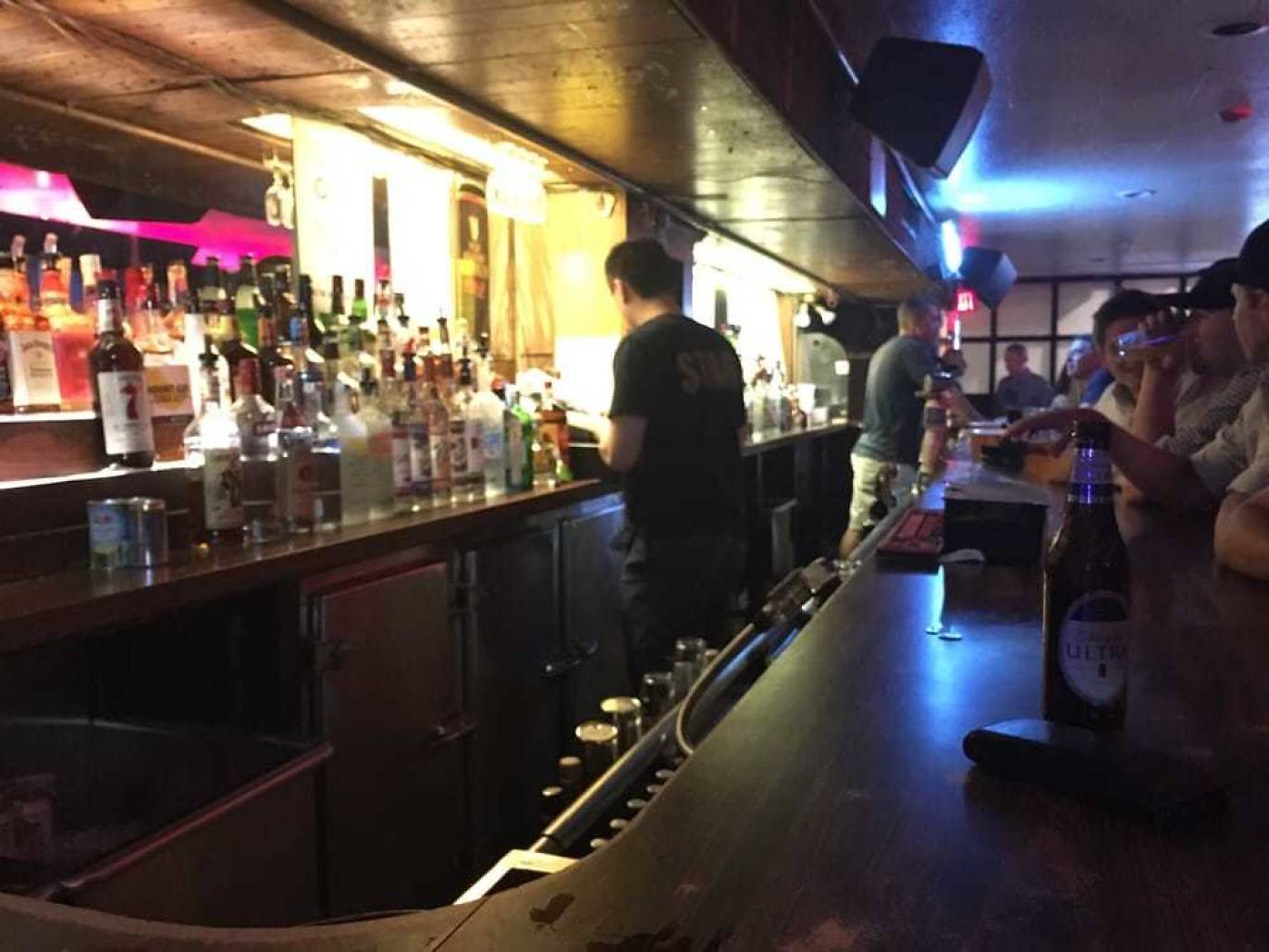 Best College Bars in Boston: Young Crowds, Cheap Drinks