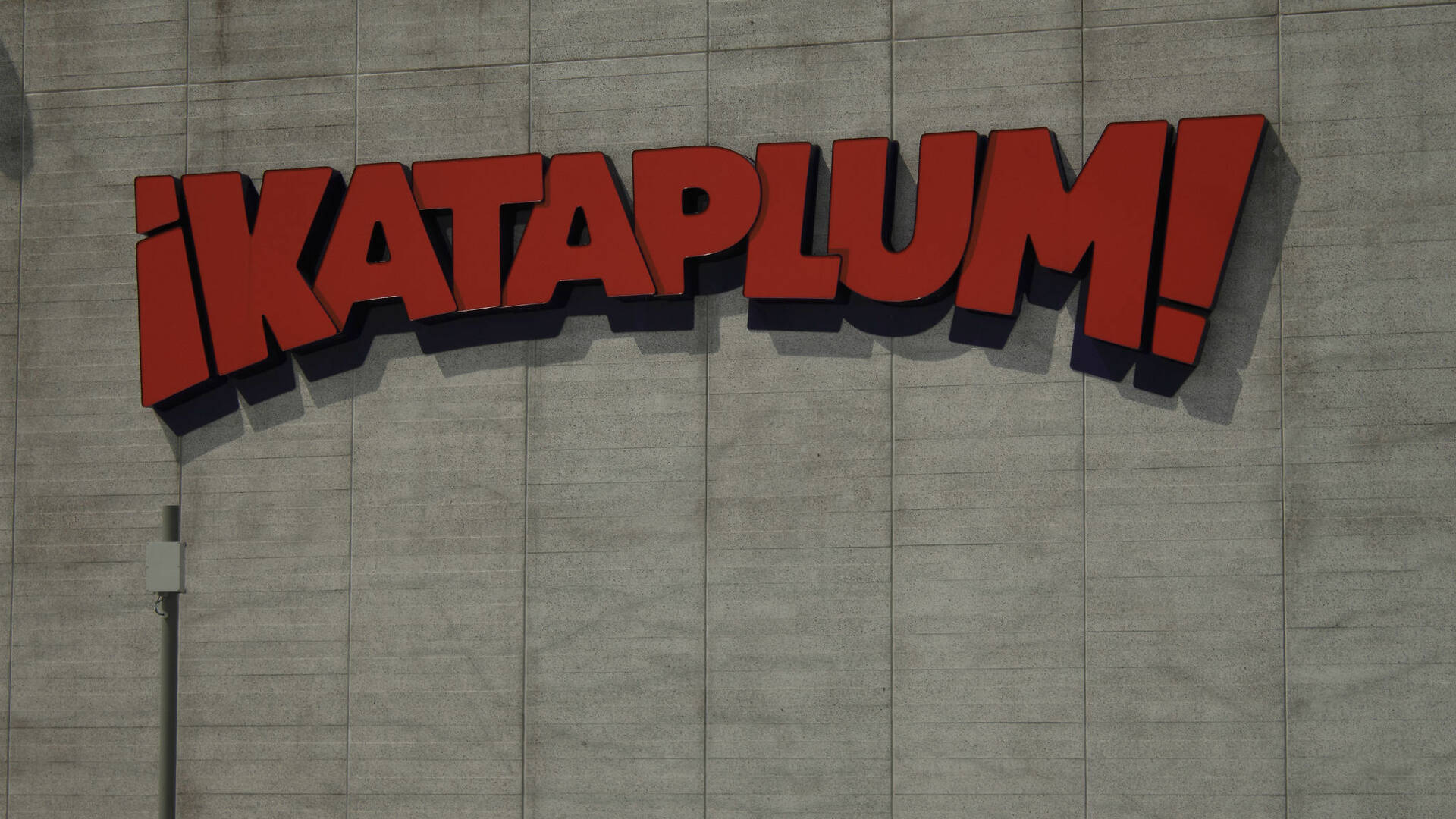 ¡Kataplum! El parque de diversiones en un centro comercial en la Ciudad ...