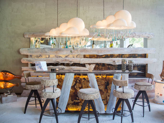 Carlos de Anda: Muebles y accesorios con estilo holístico