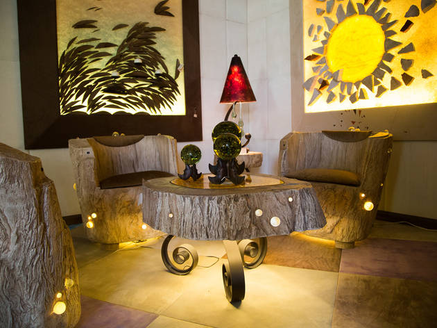 Carlos de Anda: Muebles y accesorios con estilo holístico