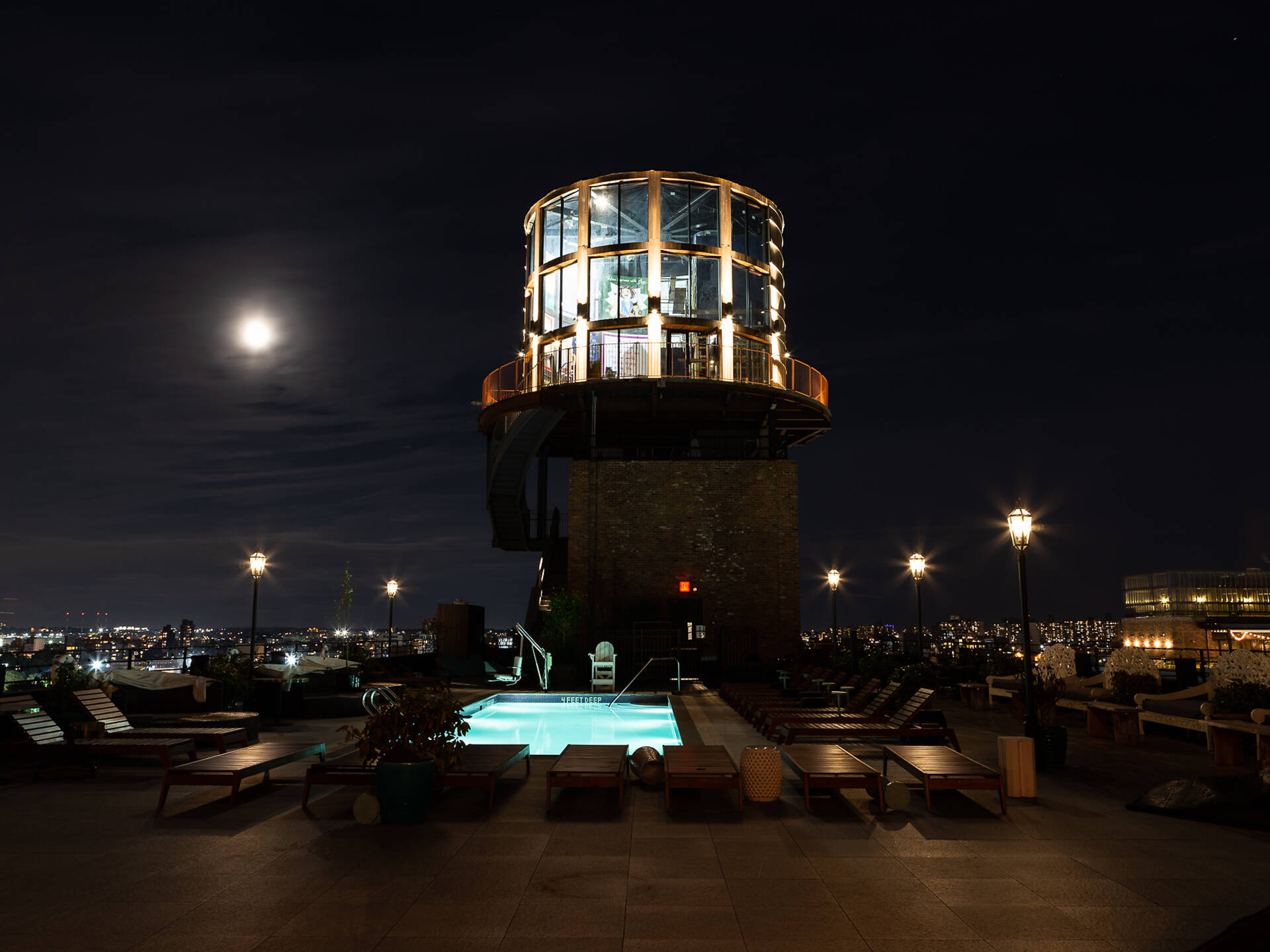 Best Rooftop Bars in Williamsburg