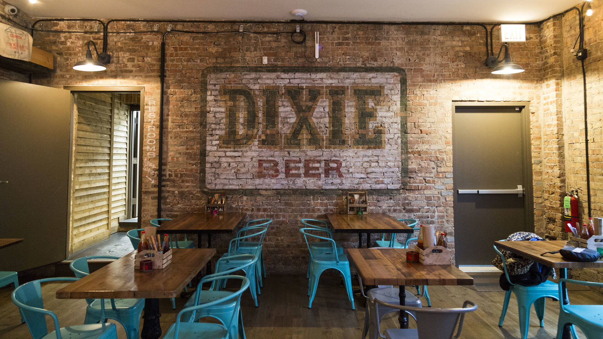 Ina Mae Tavern & Packaged Goods | Restaurants in Wicker Park, Chicago