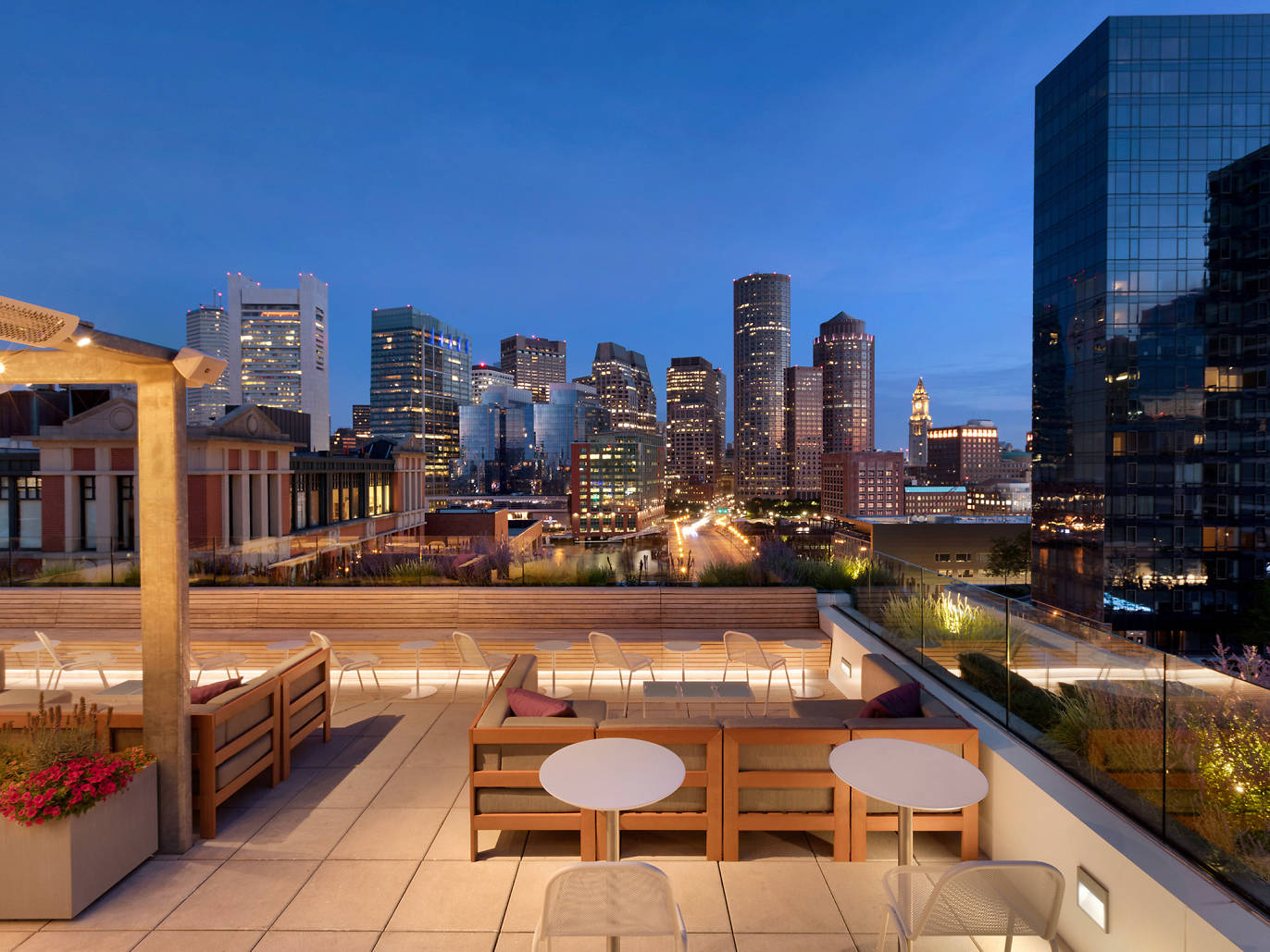 Best Rooftop Restaurants & Bars Boston: 20 Top Outdoor Options