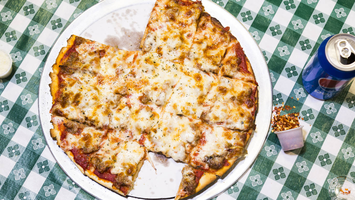 17 Iconic Chicago Foods You Have to Try