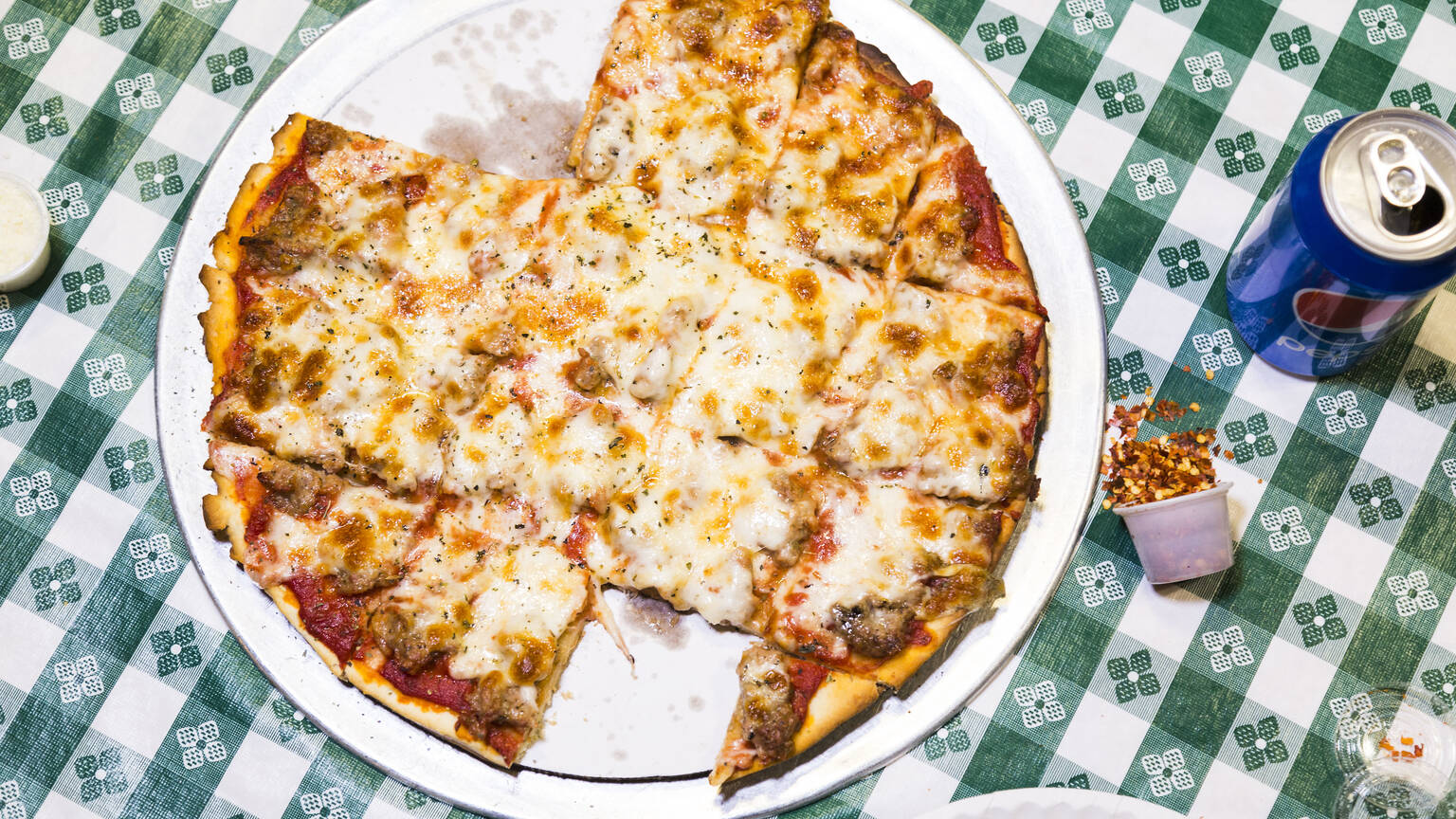 17 Iconic Chicago Foods You Have to Try