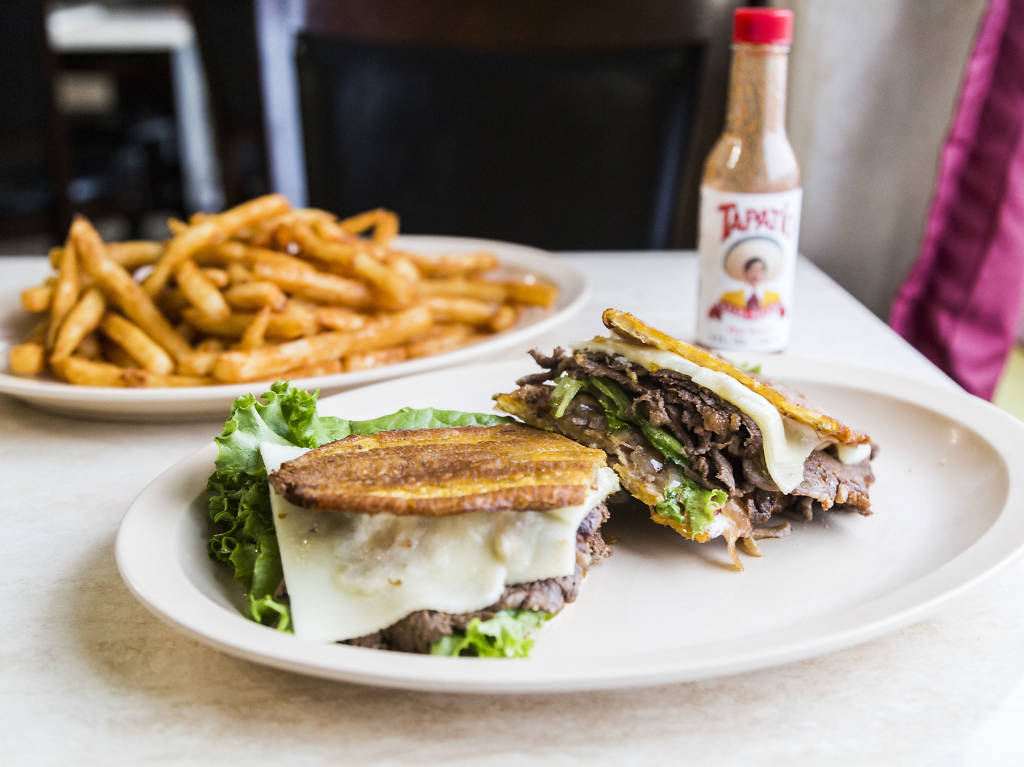 23 Best Cheap Eats Chicago Has For You To Chow Down On