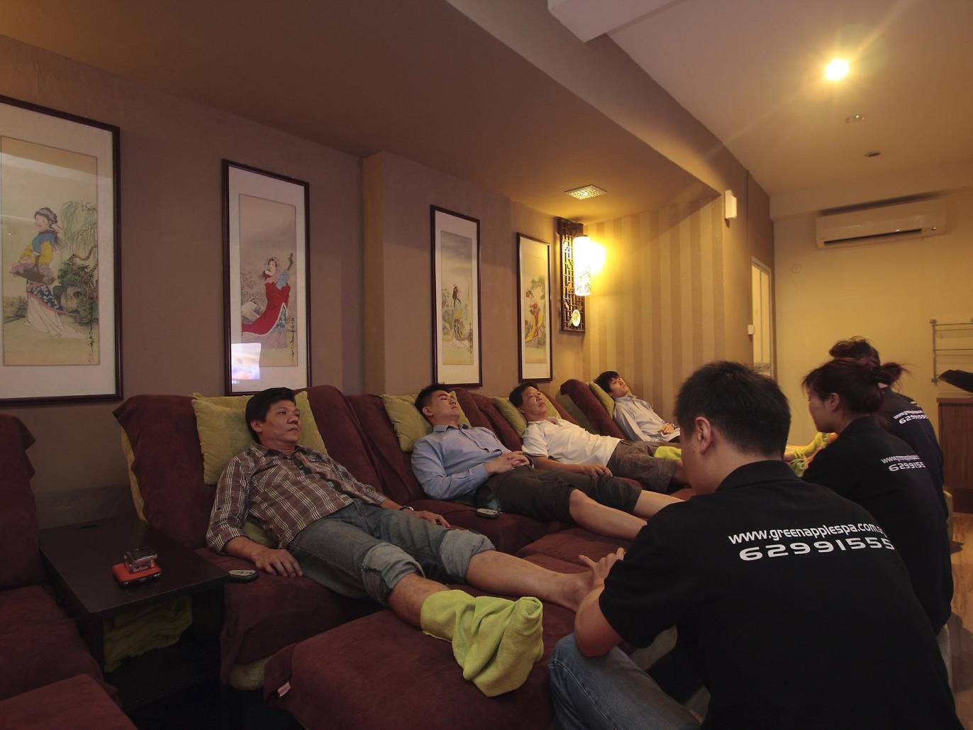 7 Best Late Night Massage Parlours in Singapore