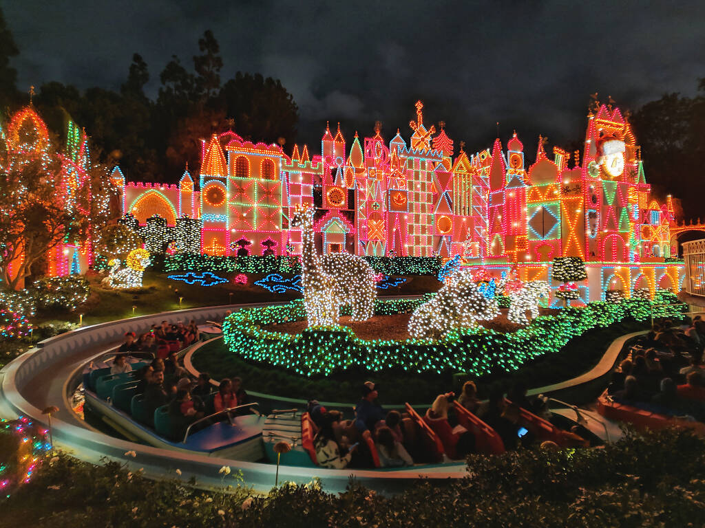 25 Disneyland Rides That You Need to Go On, Ranked